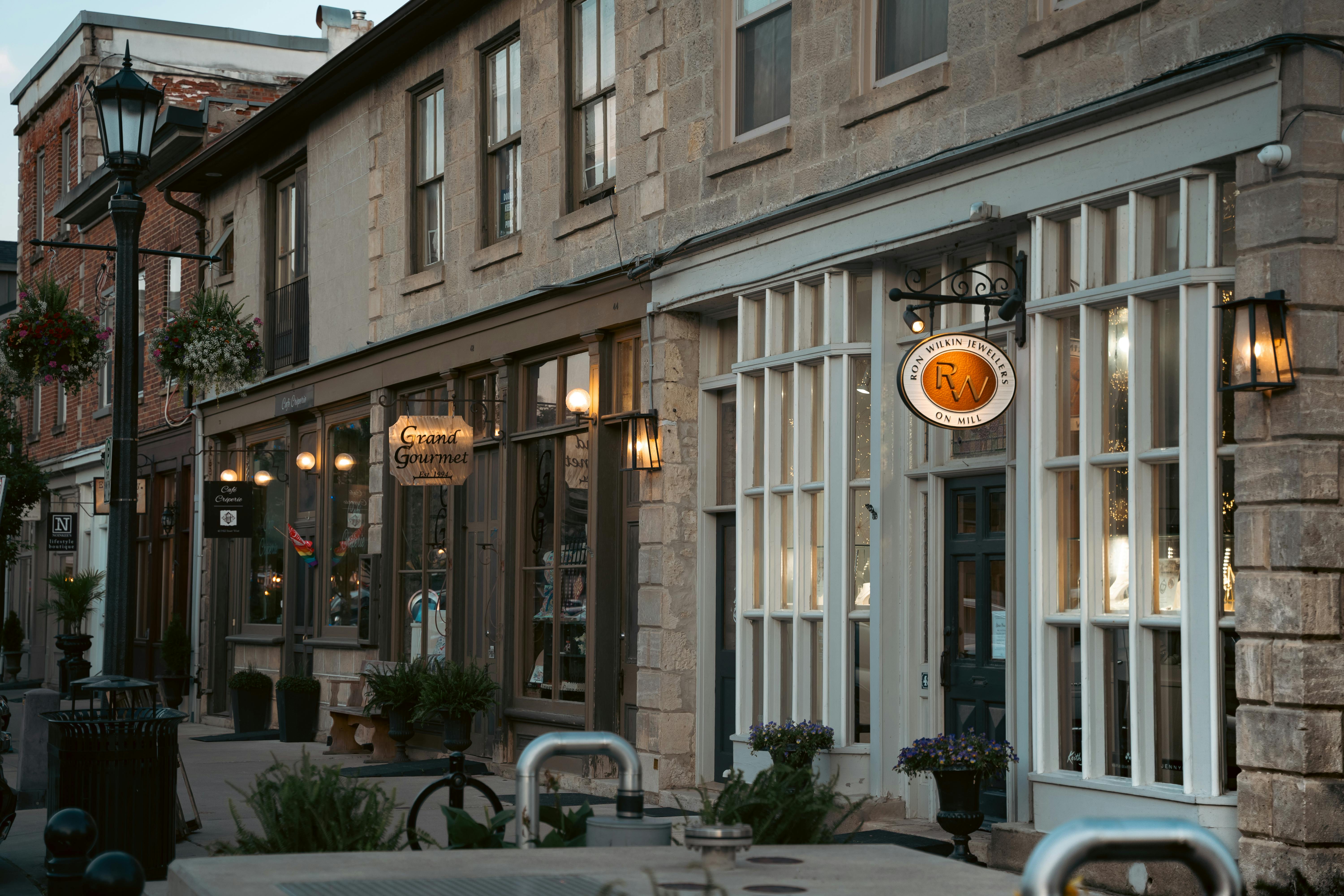 Charming Street in Ontario with Boutique Shops · Free Stock Photo