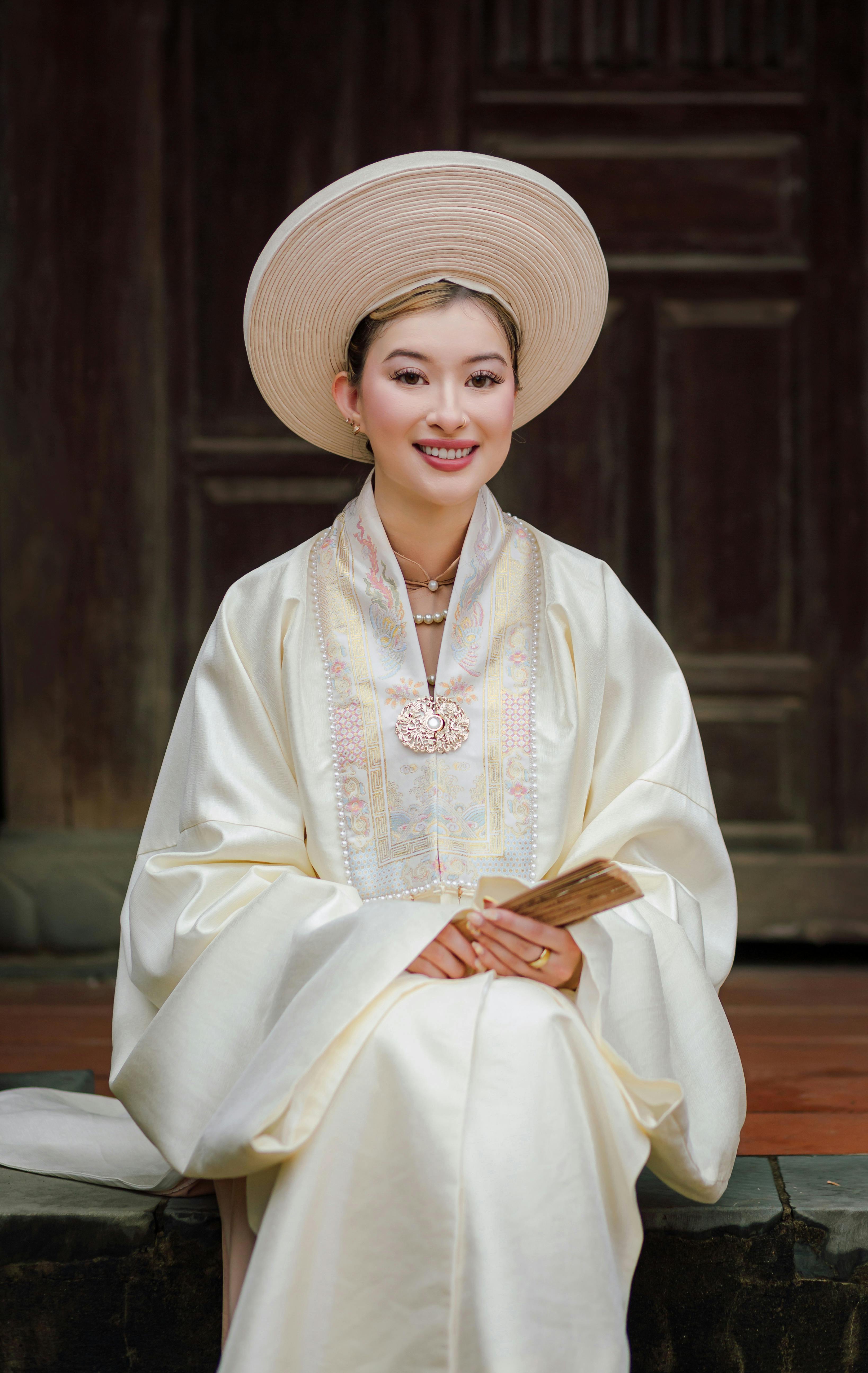 Traditional Vietnamese Costume Portrait · Free Stock Photo