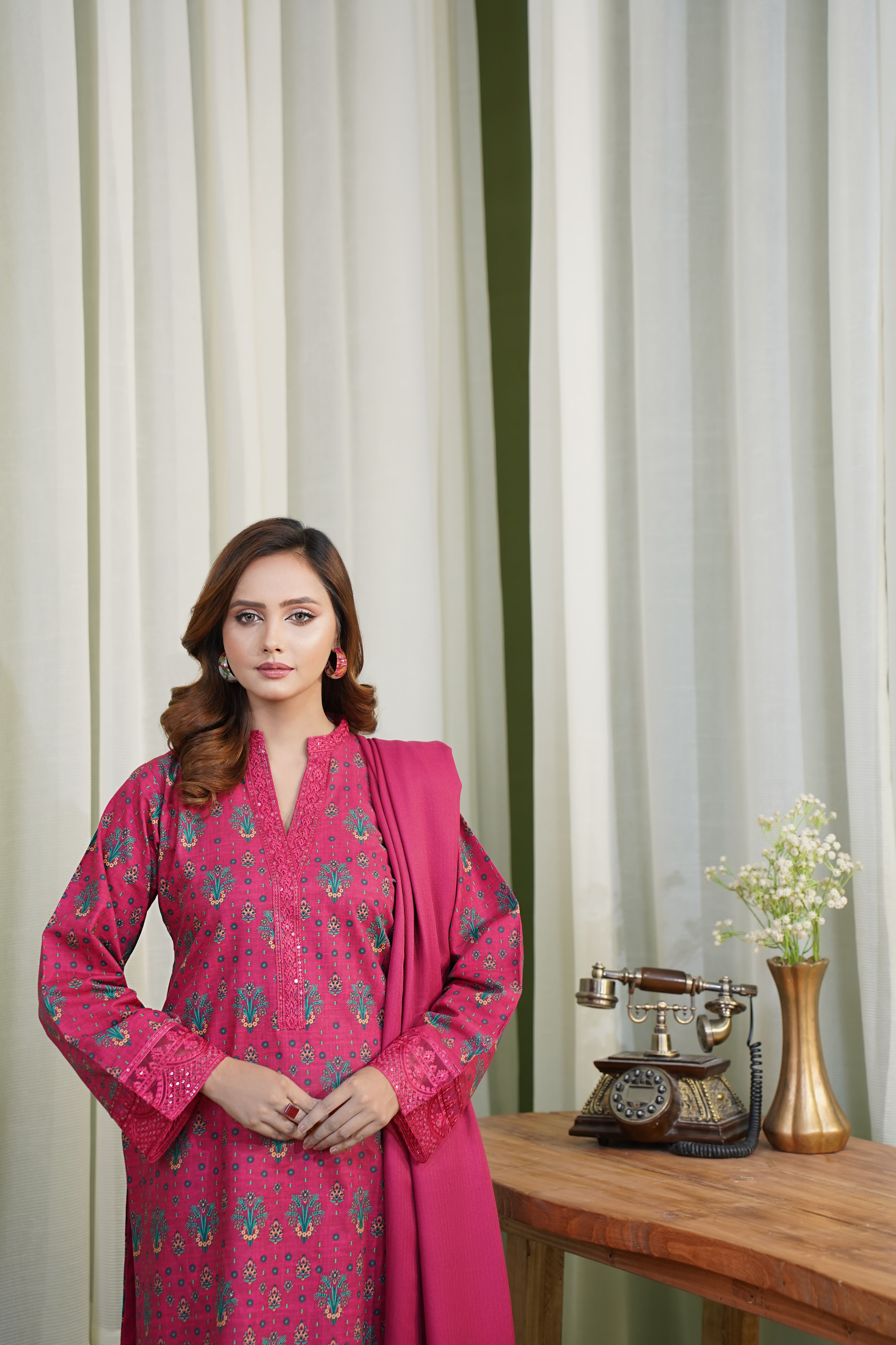 Elegant Pakistani Fashion Portrait in Lahore · Free Stock Photo