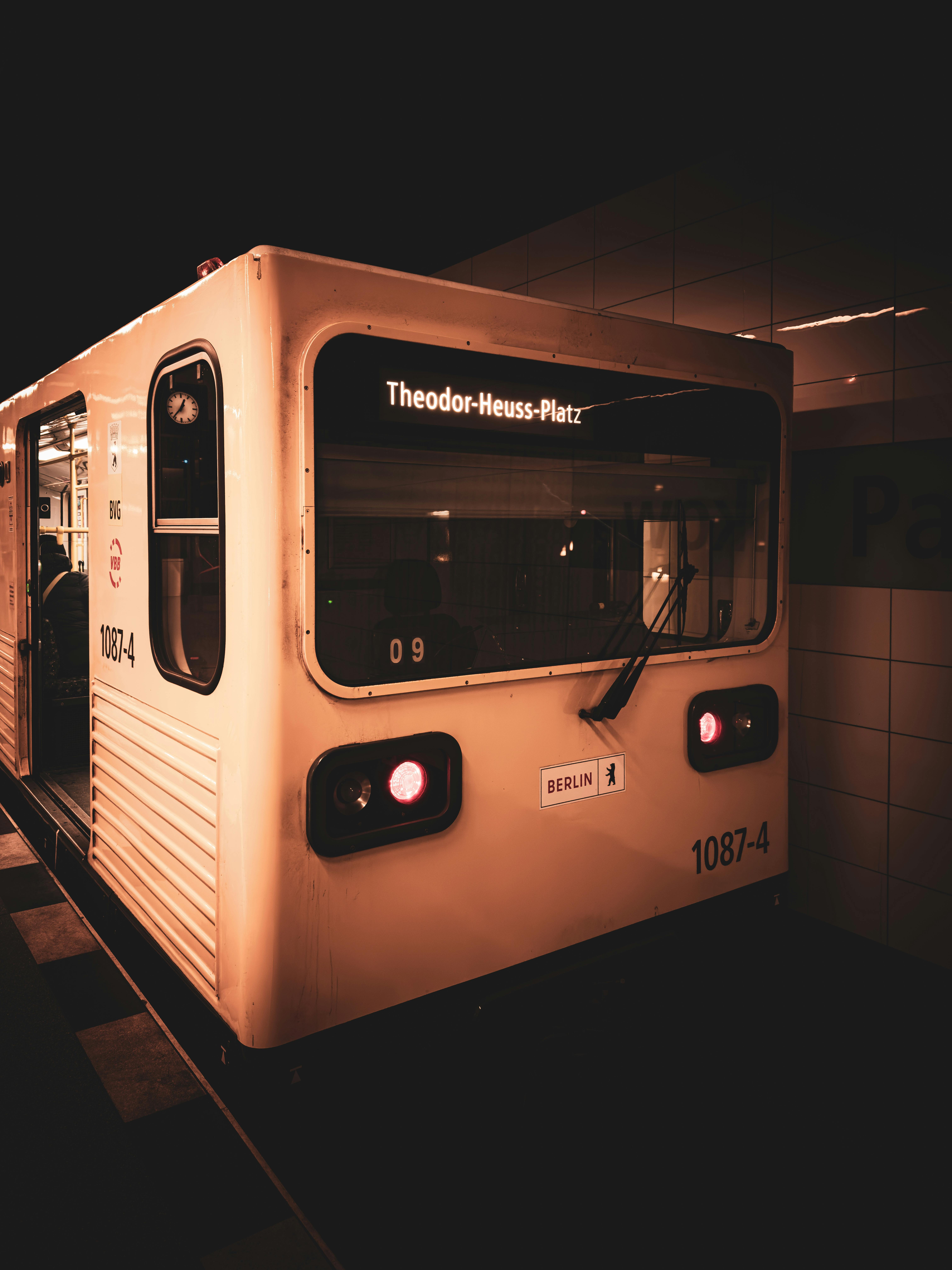 Yellow Train · Free Stock Photo