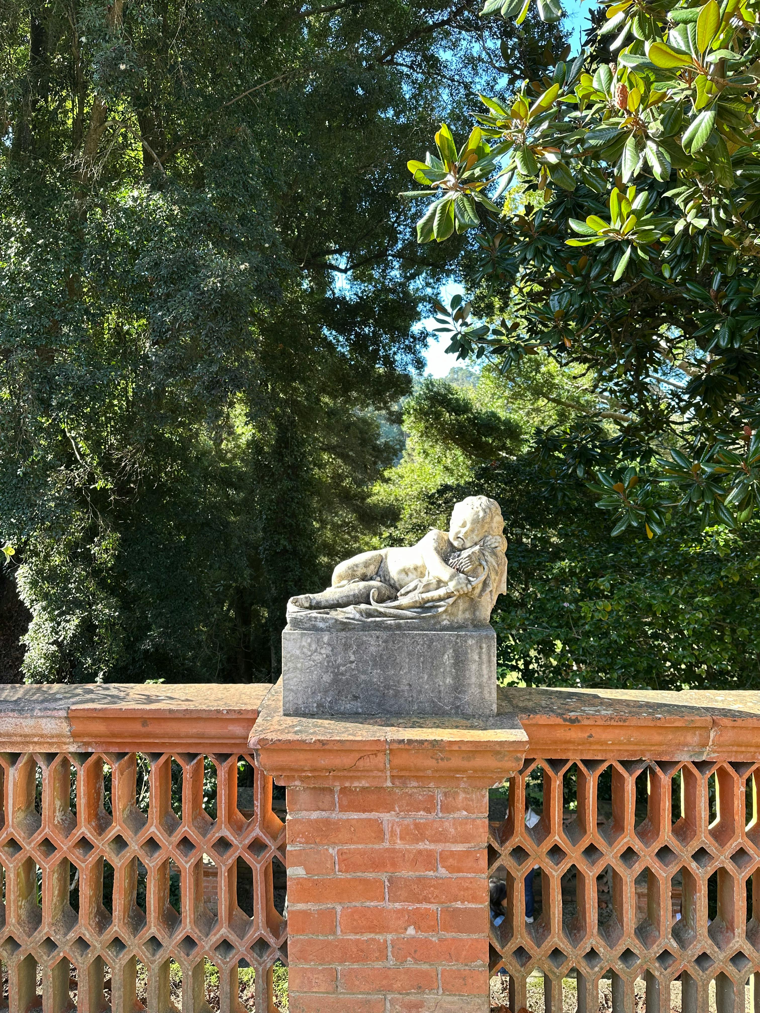 Peaceful Stone Statue in Sintra's Lush Garden · Free Stock Photo