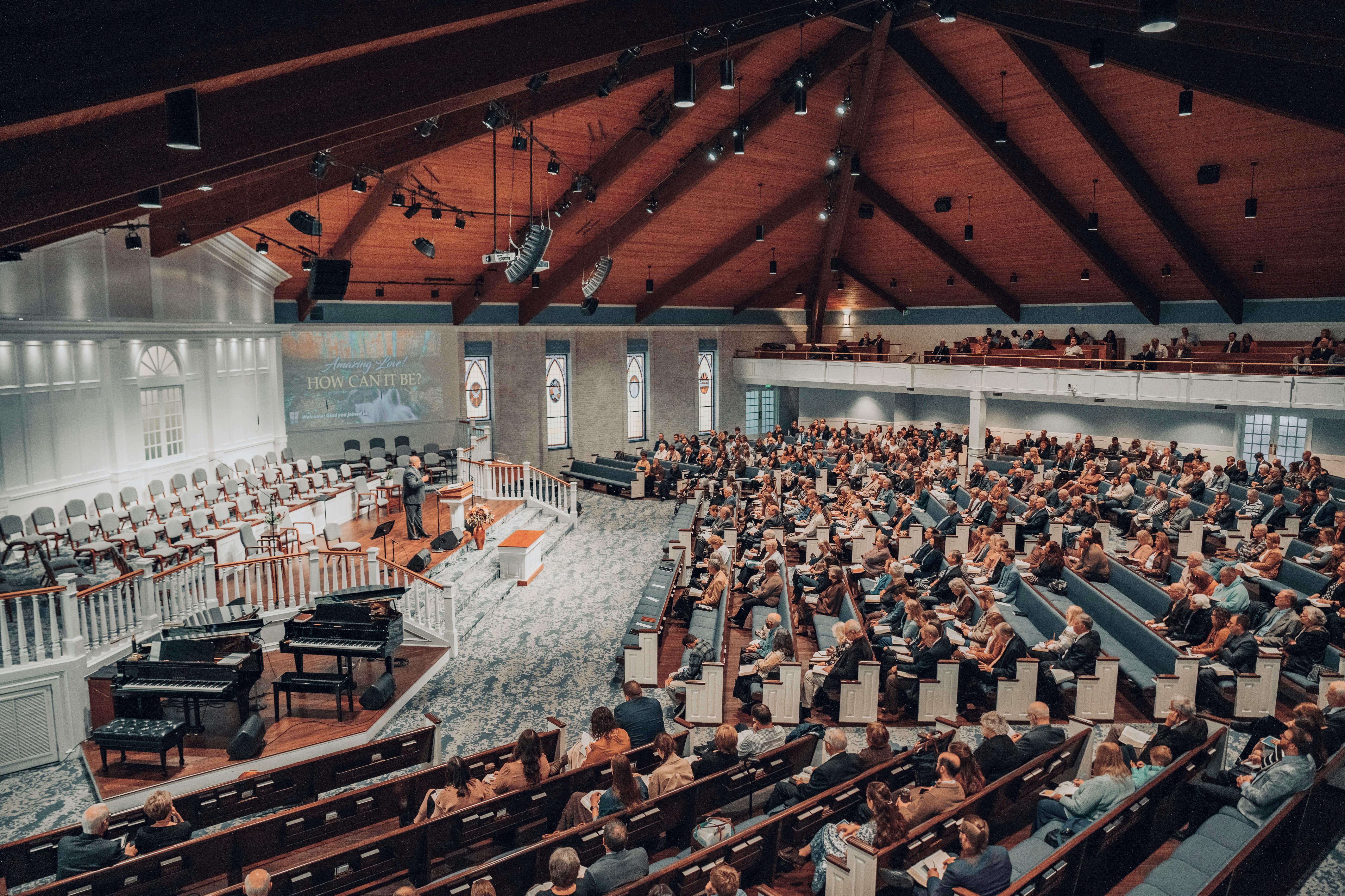 Large Audience at Indoor Church Conference · Free Stock Photo