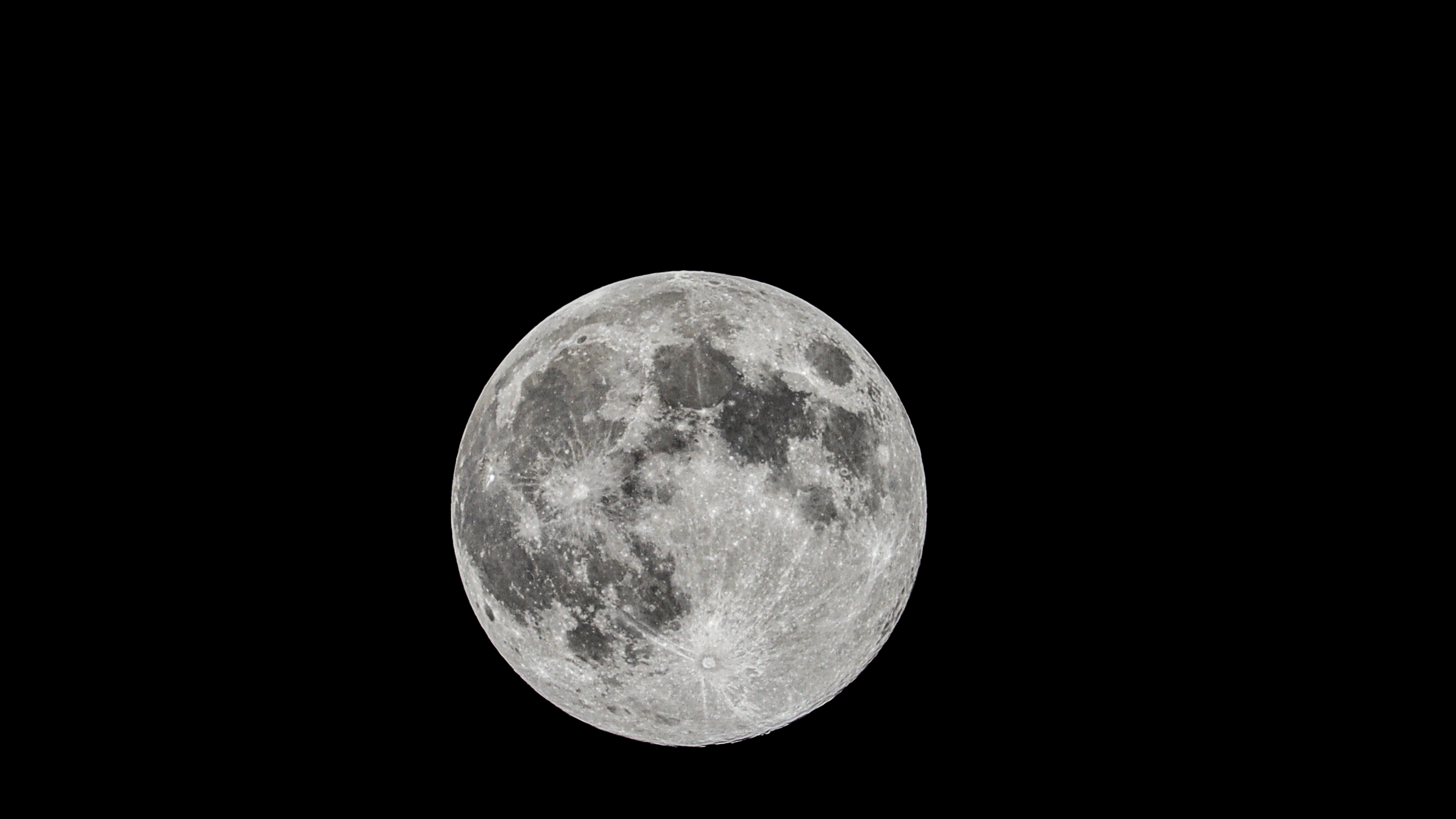 Full Moon · Free Stock Photo