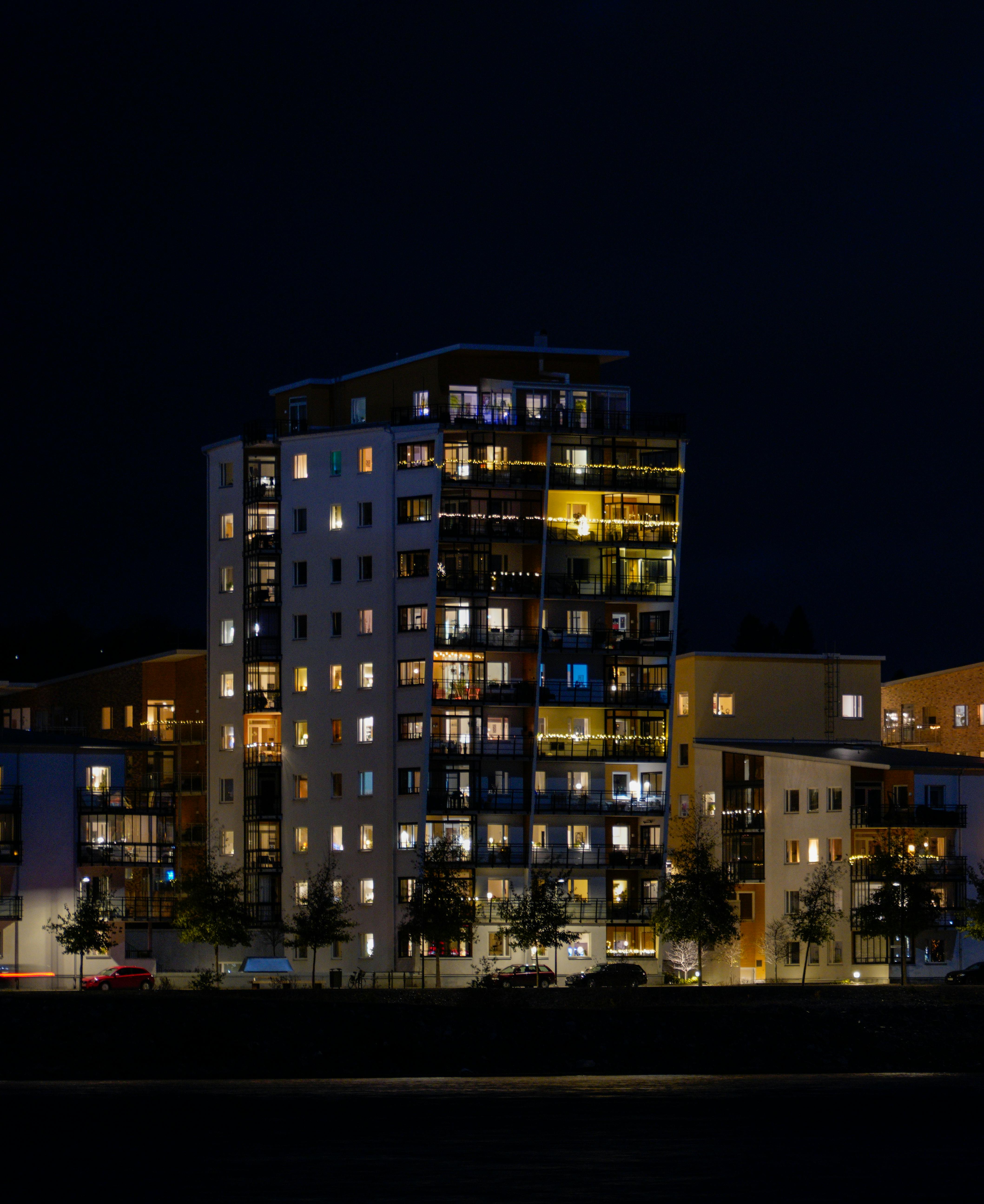 Night Building Photos, Download The BEST Free Night Building Stock ...