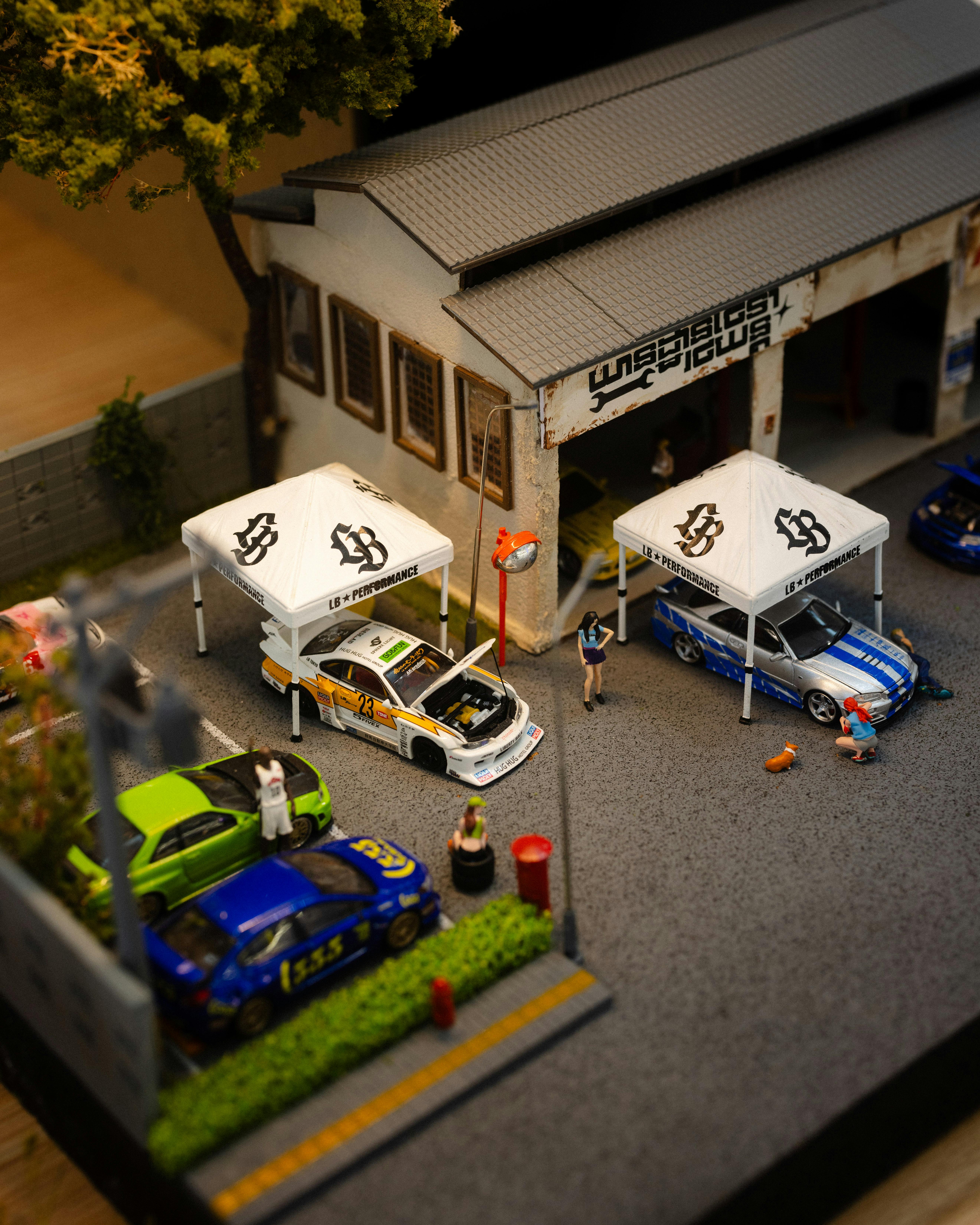 Miniature Car Exhibit in Model Store Display · Free Stock Photo