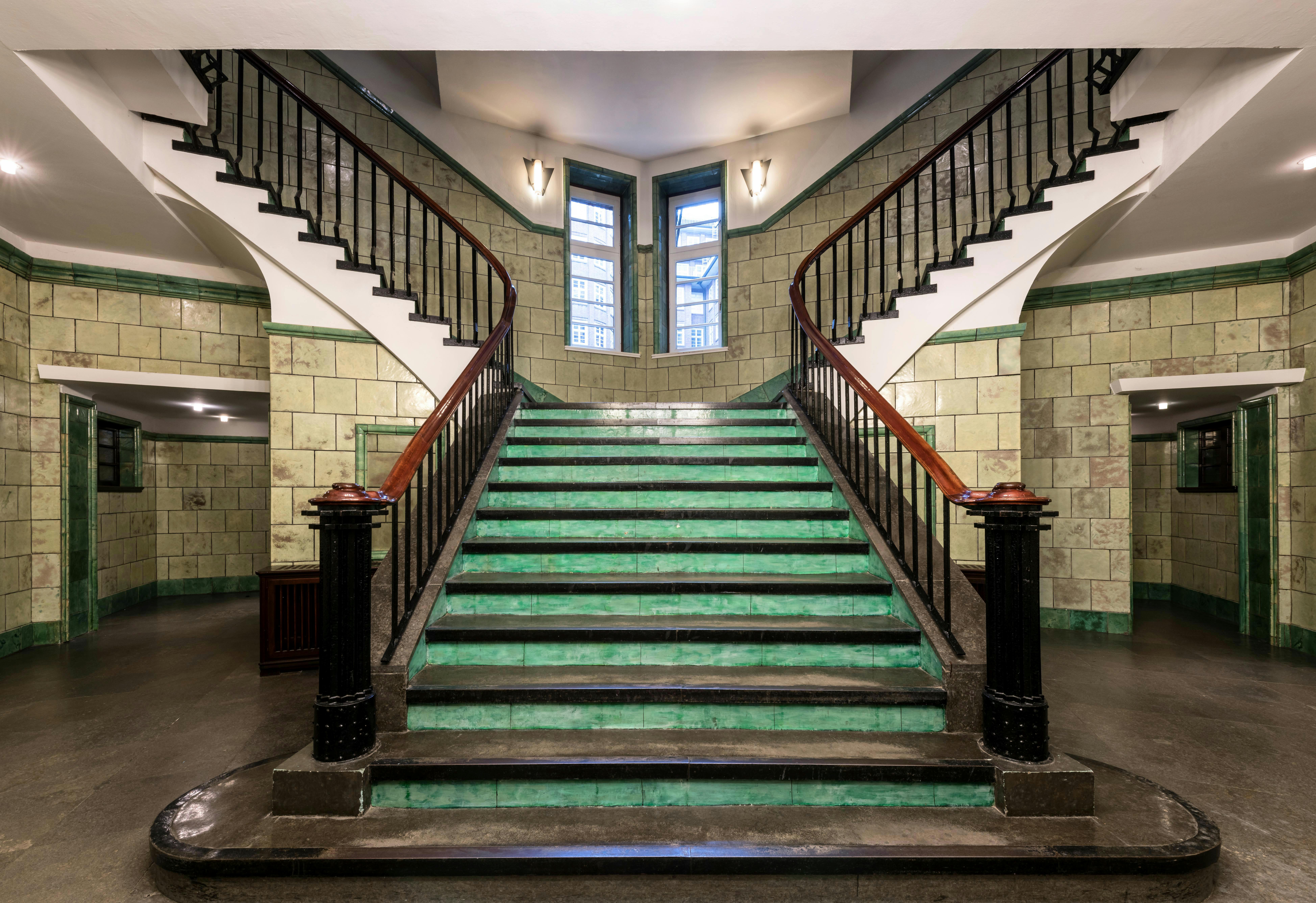 Double Staircase Photos, Download The BEST Free Double Staircase Stock ...