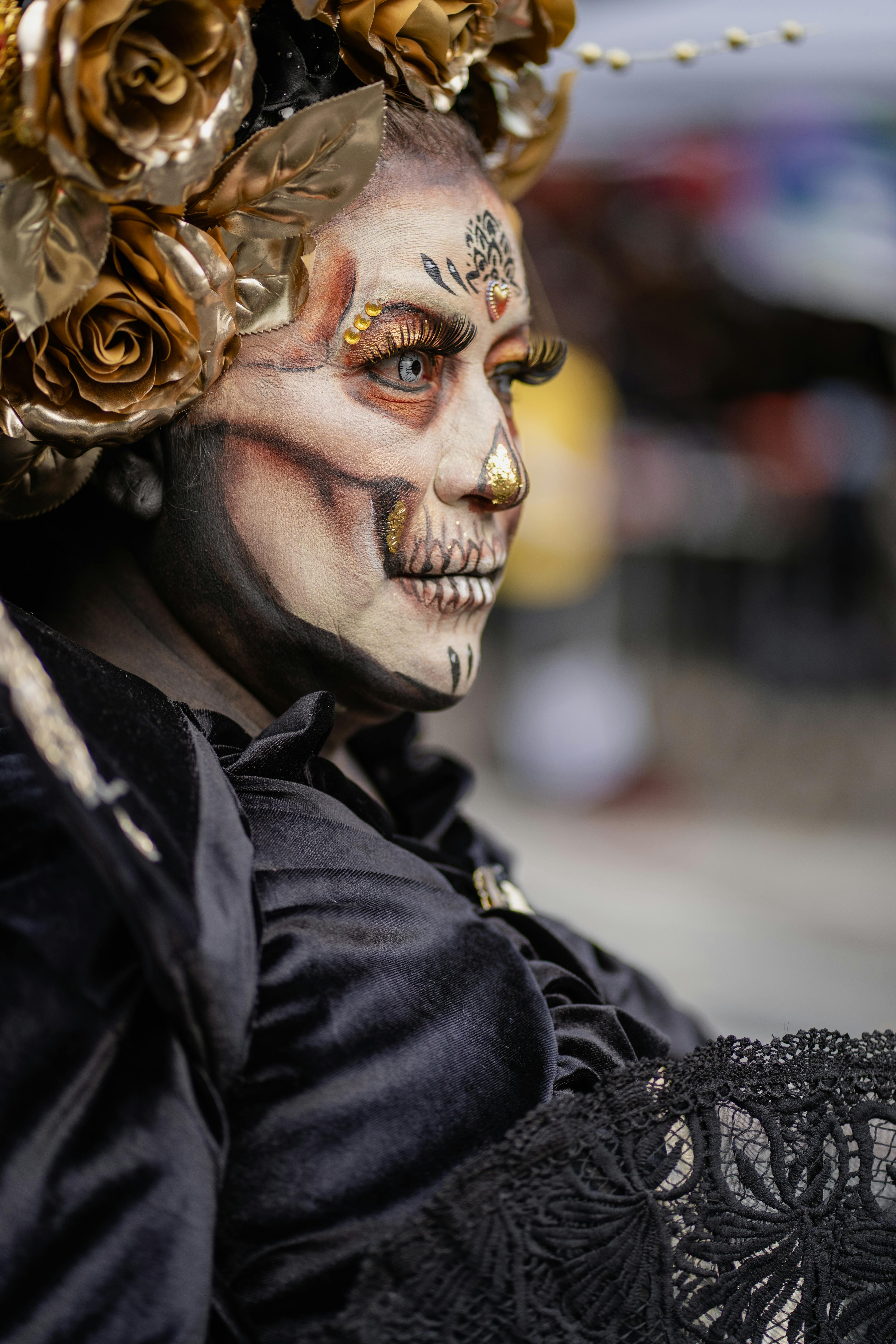 Maquillaje De Catrina Mexicana Con Tocado Elaborado · Foto de stock ...