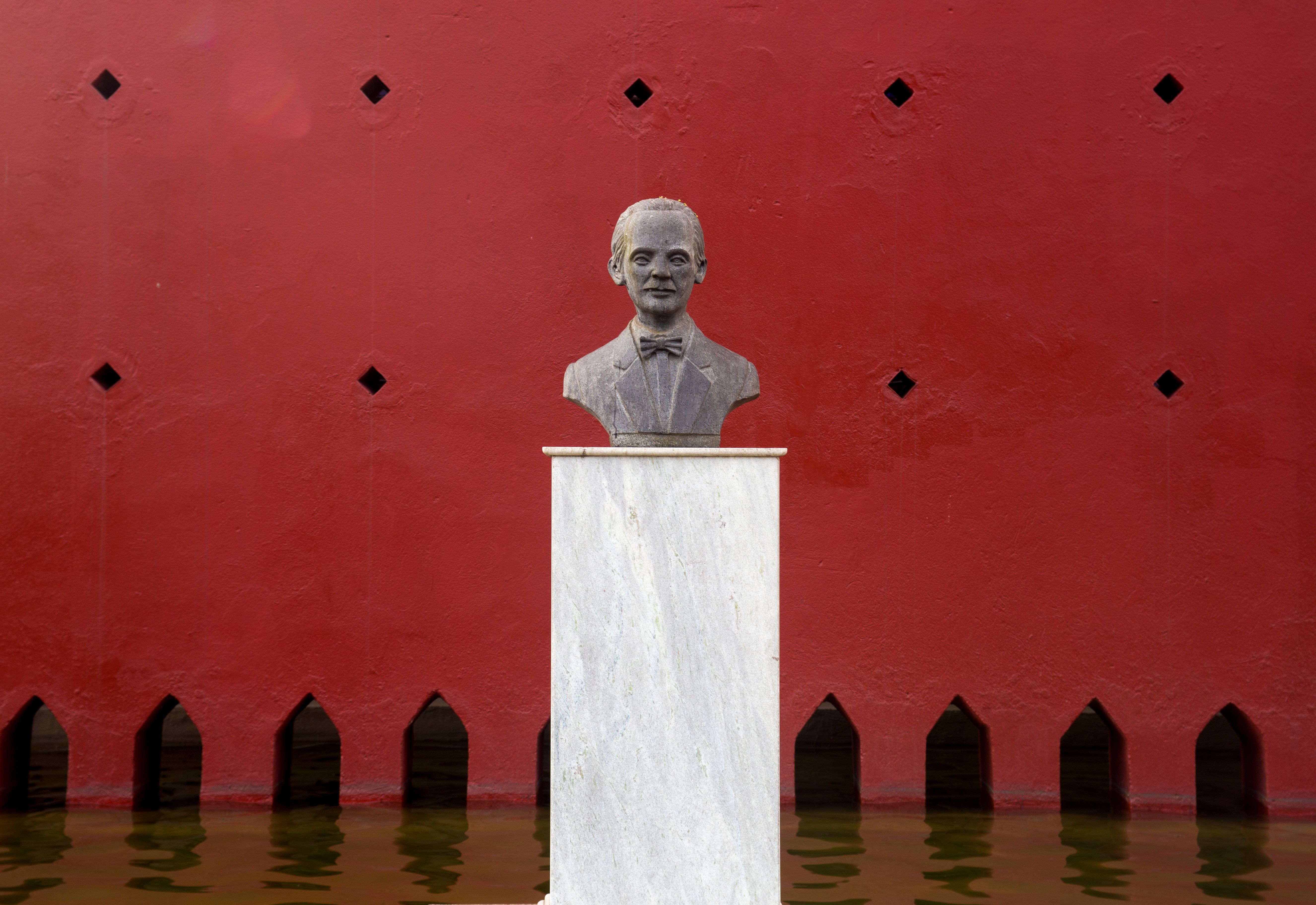 Bust Sculpture at Memorial in Curitiba, Brazil · Free Stock Photo