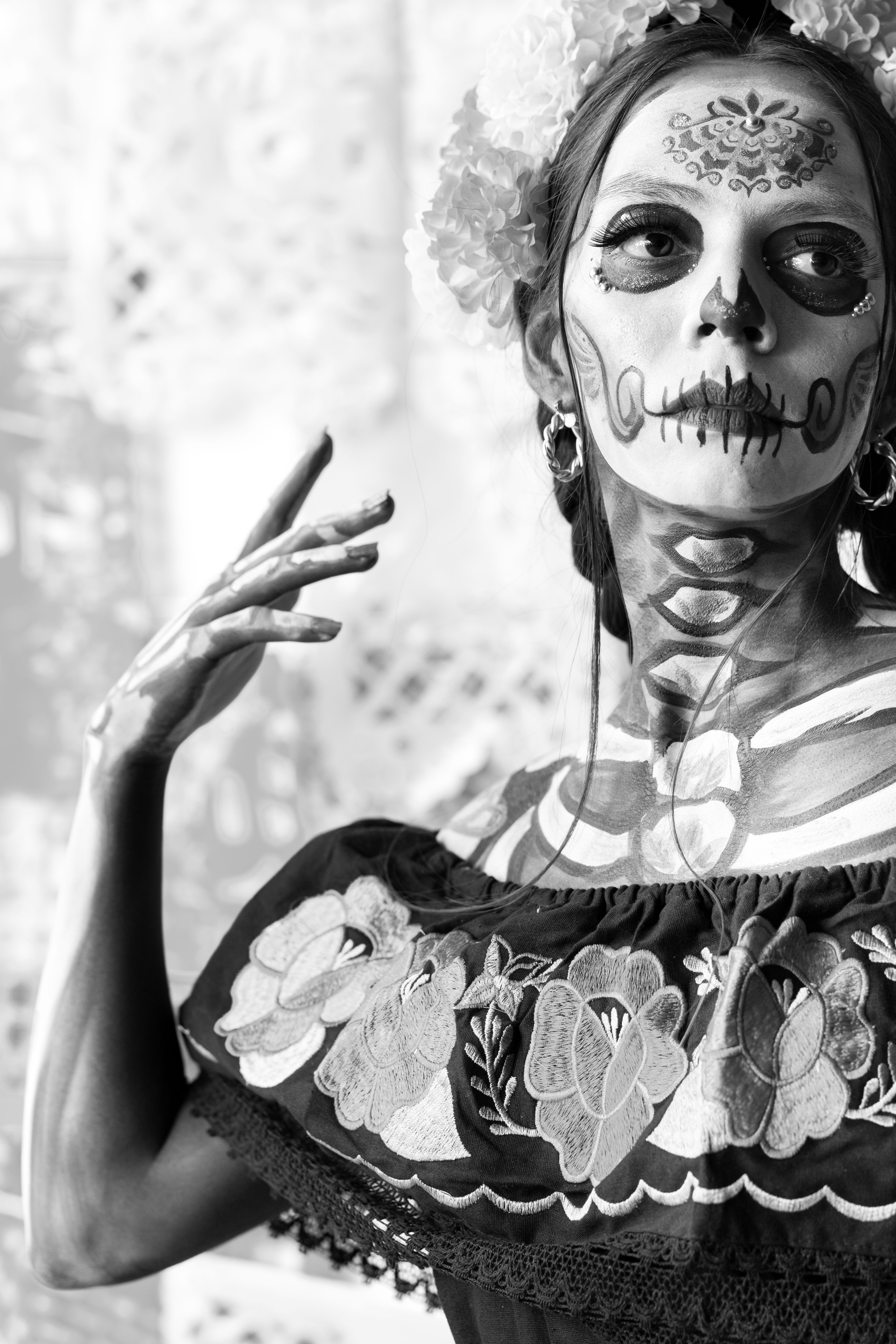 Elegant Catrina Makeup for Dia de los Muertos Celebration · Free Stock ...