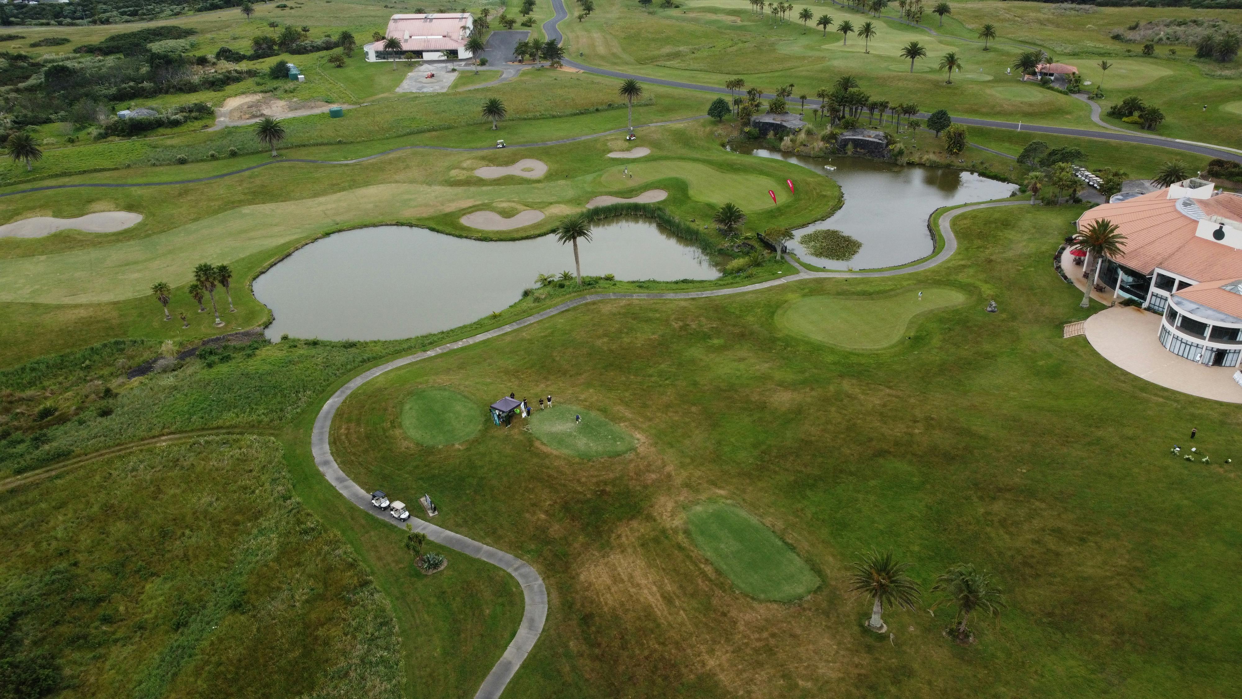 Aerial View of Picturesque Golf Course in Auckland · Free Stock Photo