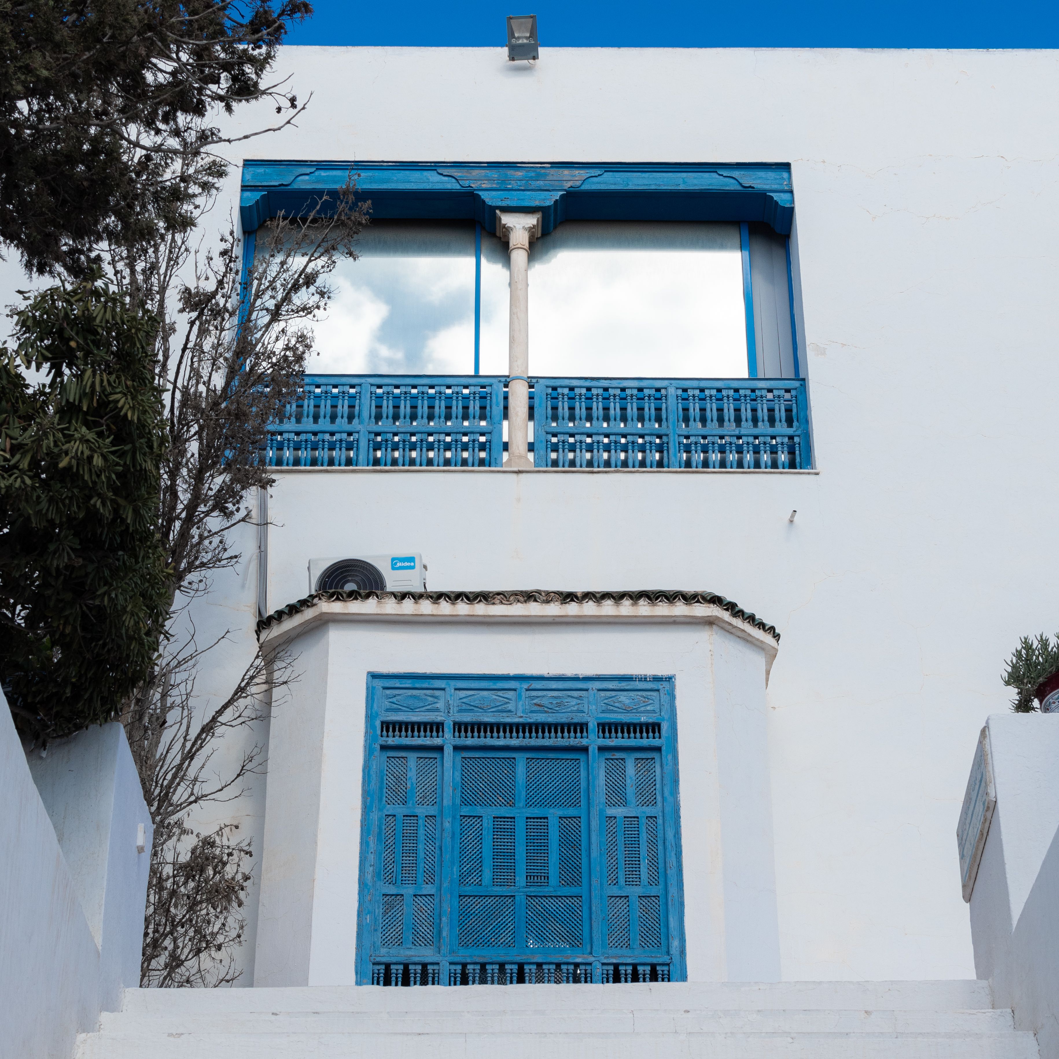 Blue and White Traditional Tunisian Architecture · Free Stock Photo