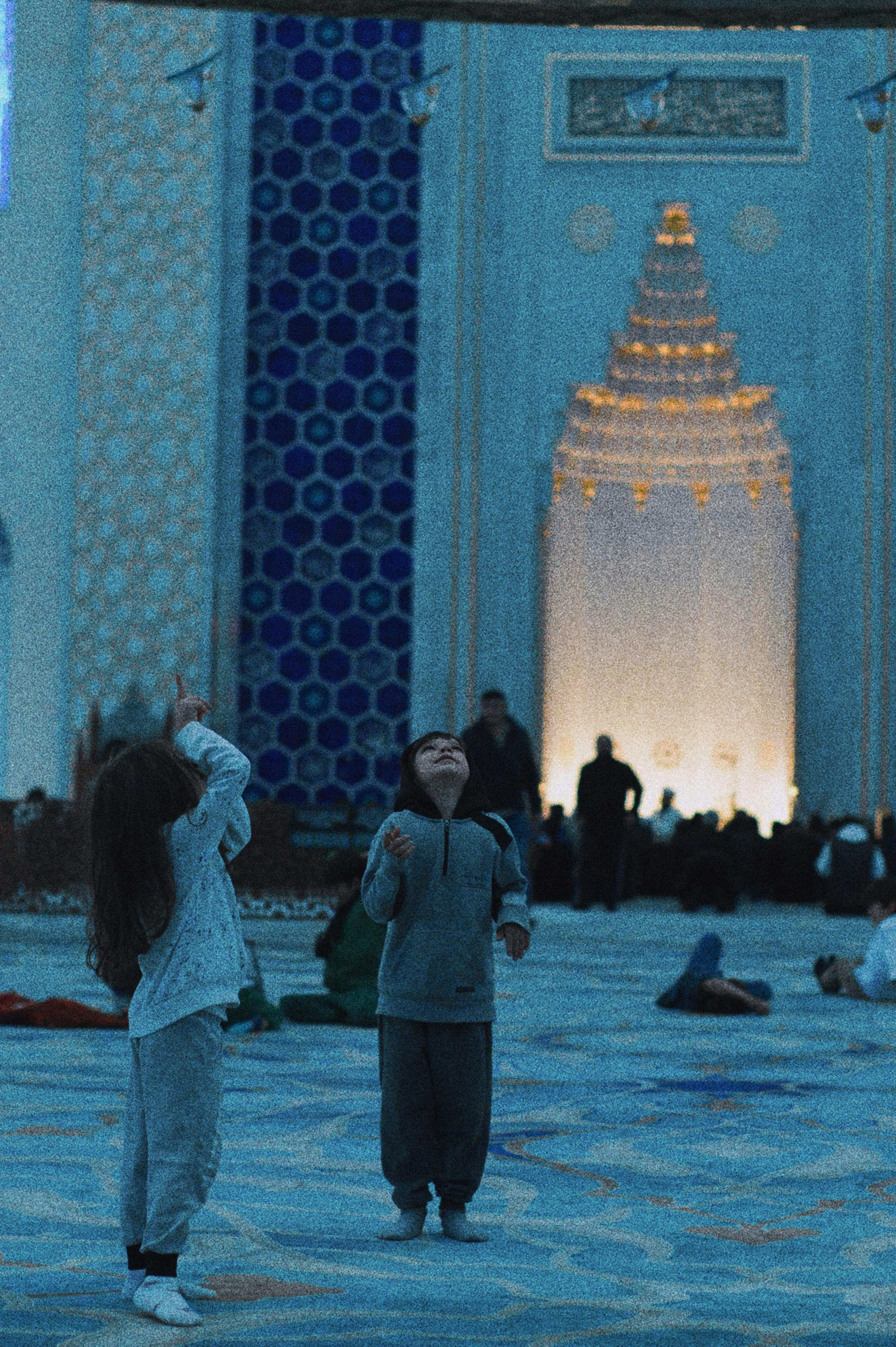 Children Playing Inside Blue Mosque in Istanbul · Free Stock Photo
