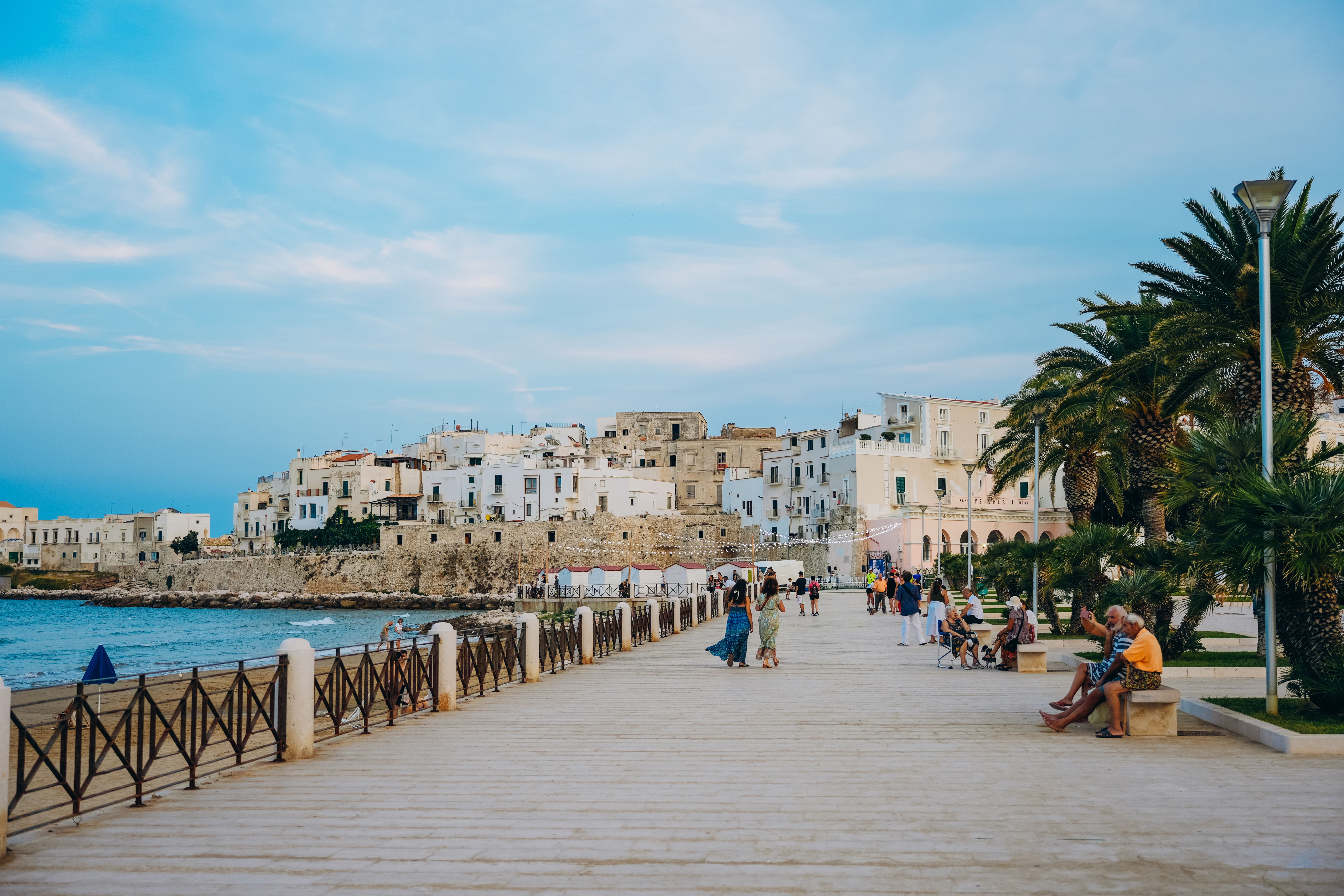 Charming Seaside View of Vieste Promenade · Free Stock Photo