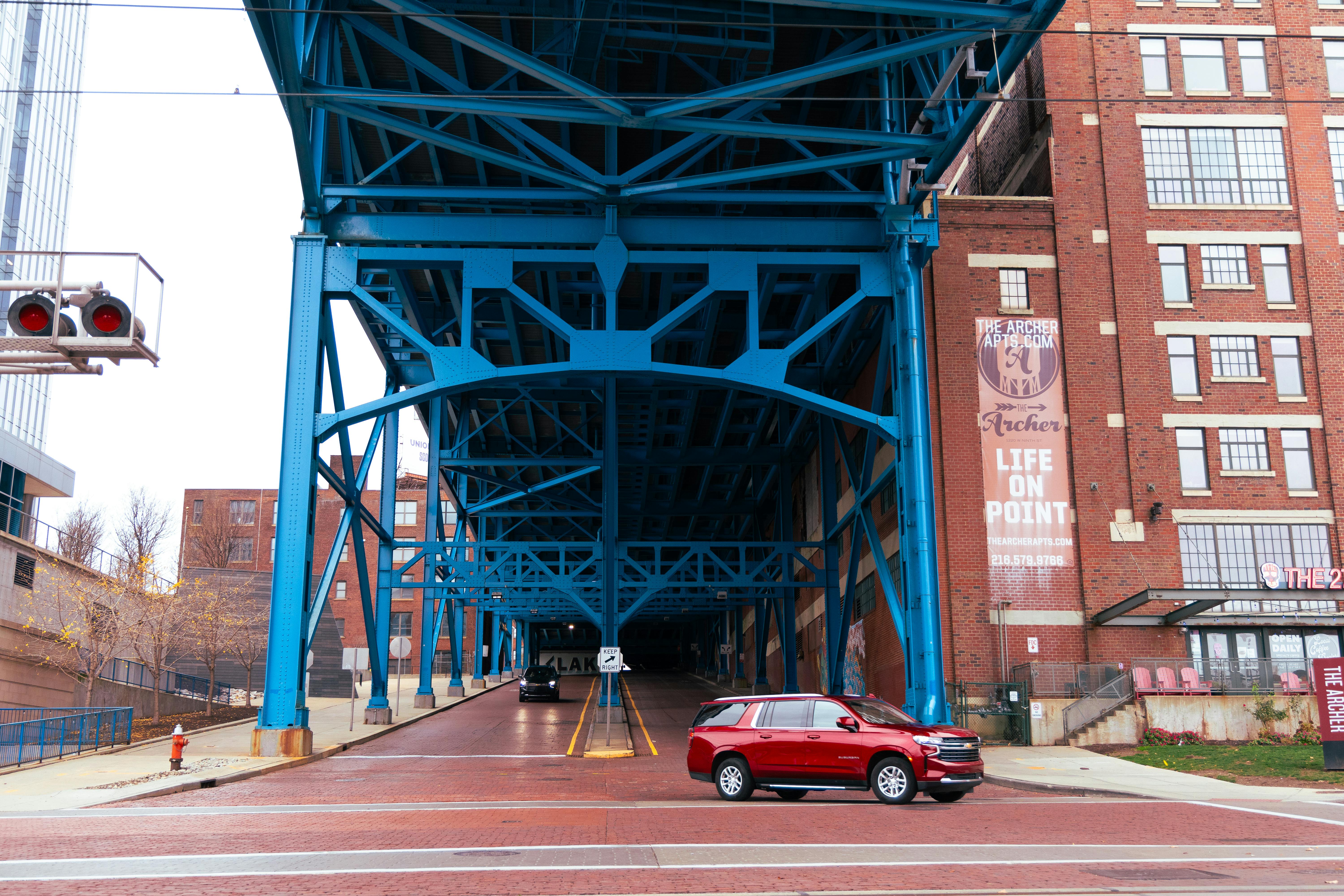 Urban Bridge Architecture in Modern Cityscape · Free Stock Photo