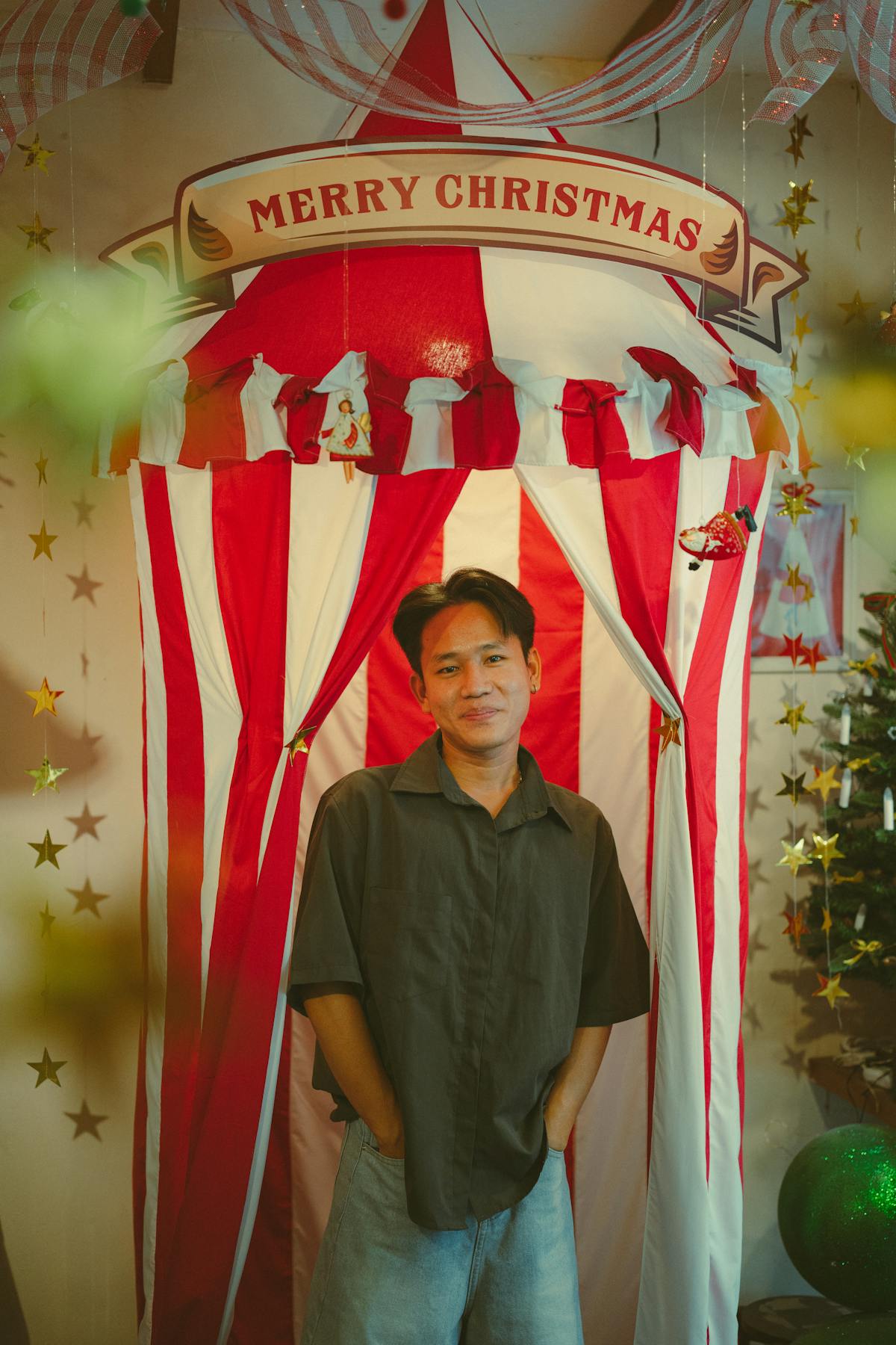 Circus Themed Christmas Photos, Download The BEST Free Circus Themed ...