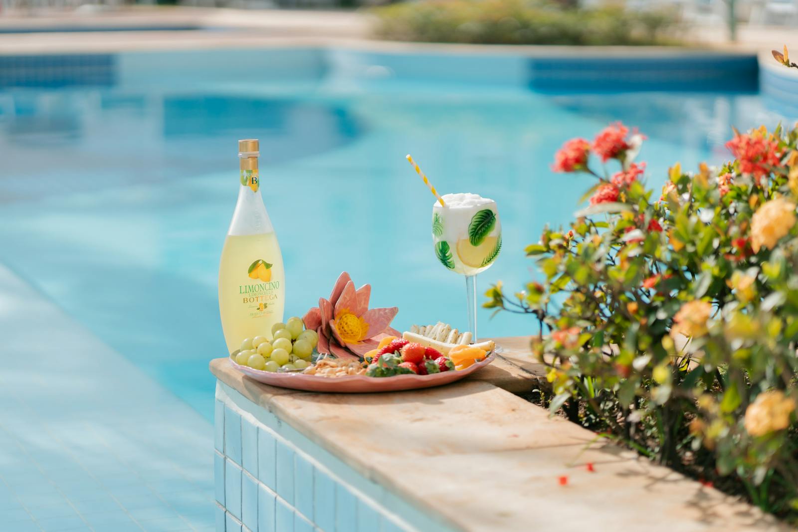 Pool Cocktail Photos, Download The BEST Free Pool Cocktail Stock Photos ...