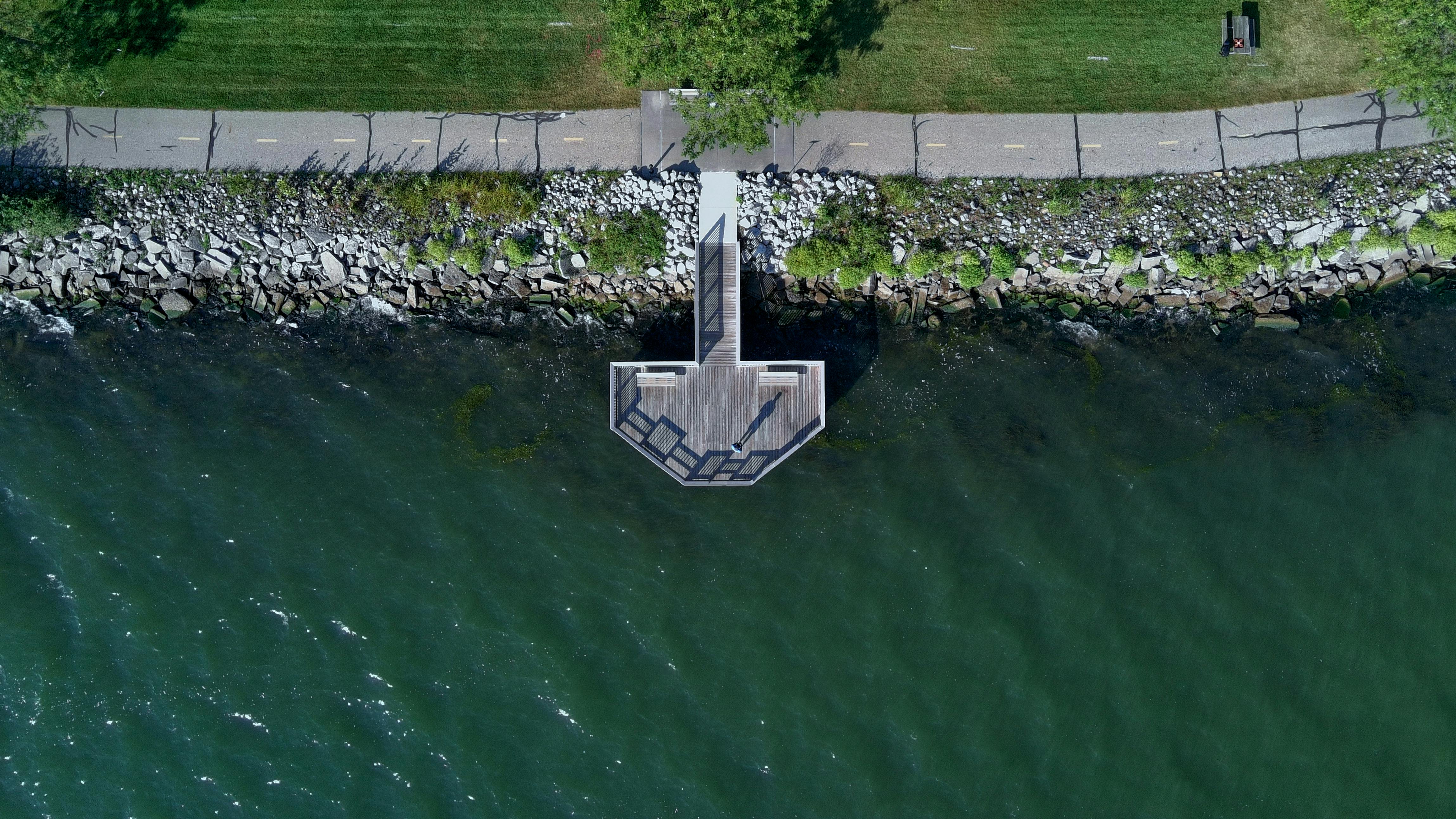 Vista Aérea Do Píer Com Vista Para O Rio Detroit · Foto profissional ...