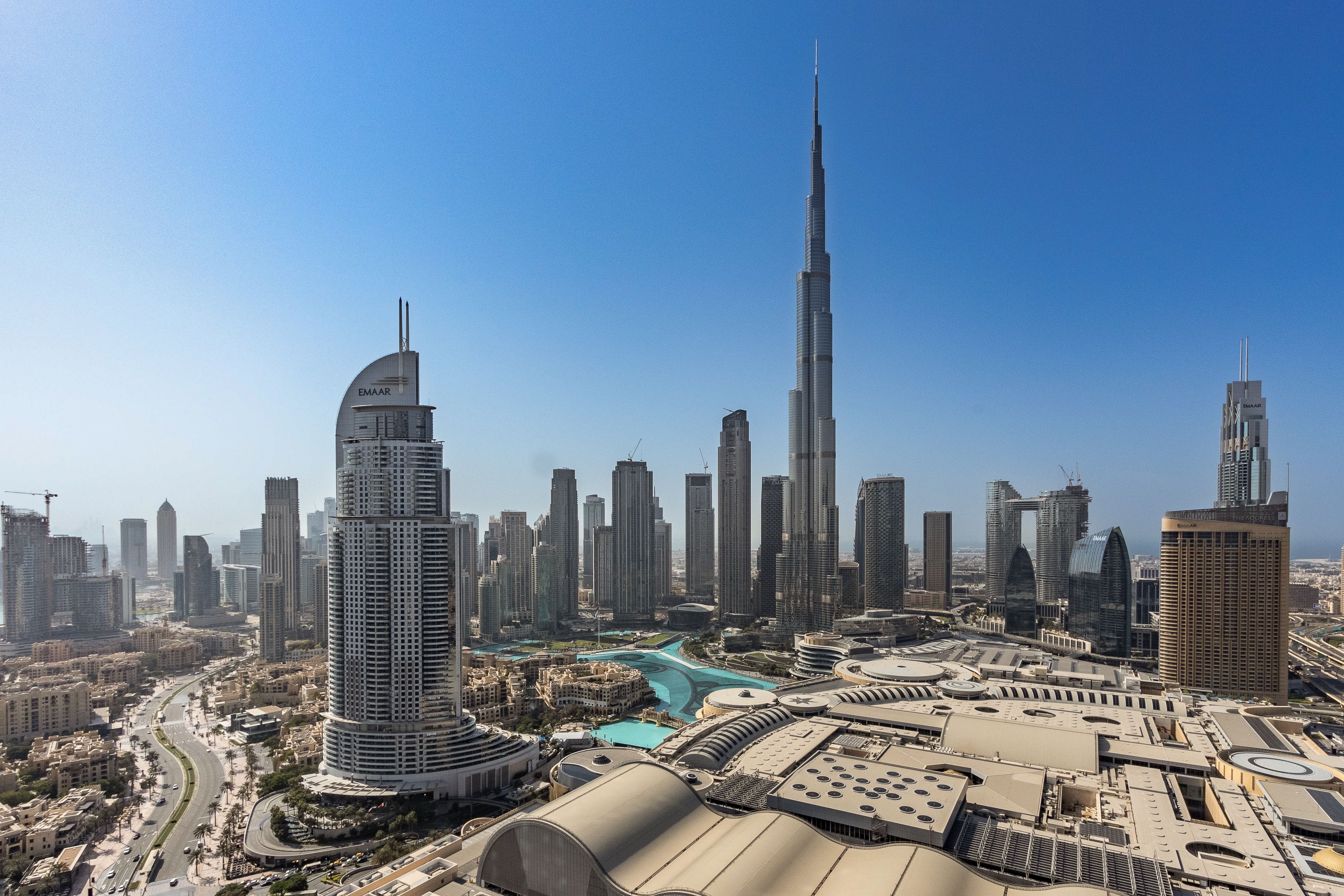 Aerial View of Dubai Skyline with Burj Khalifa · Free Stock Photo