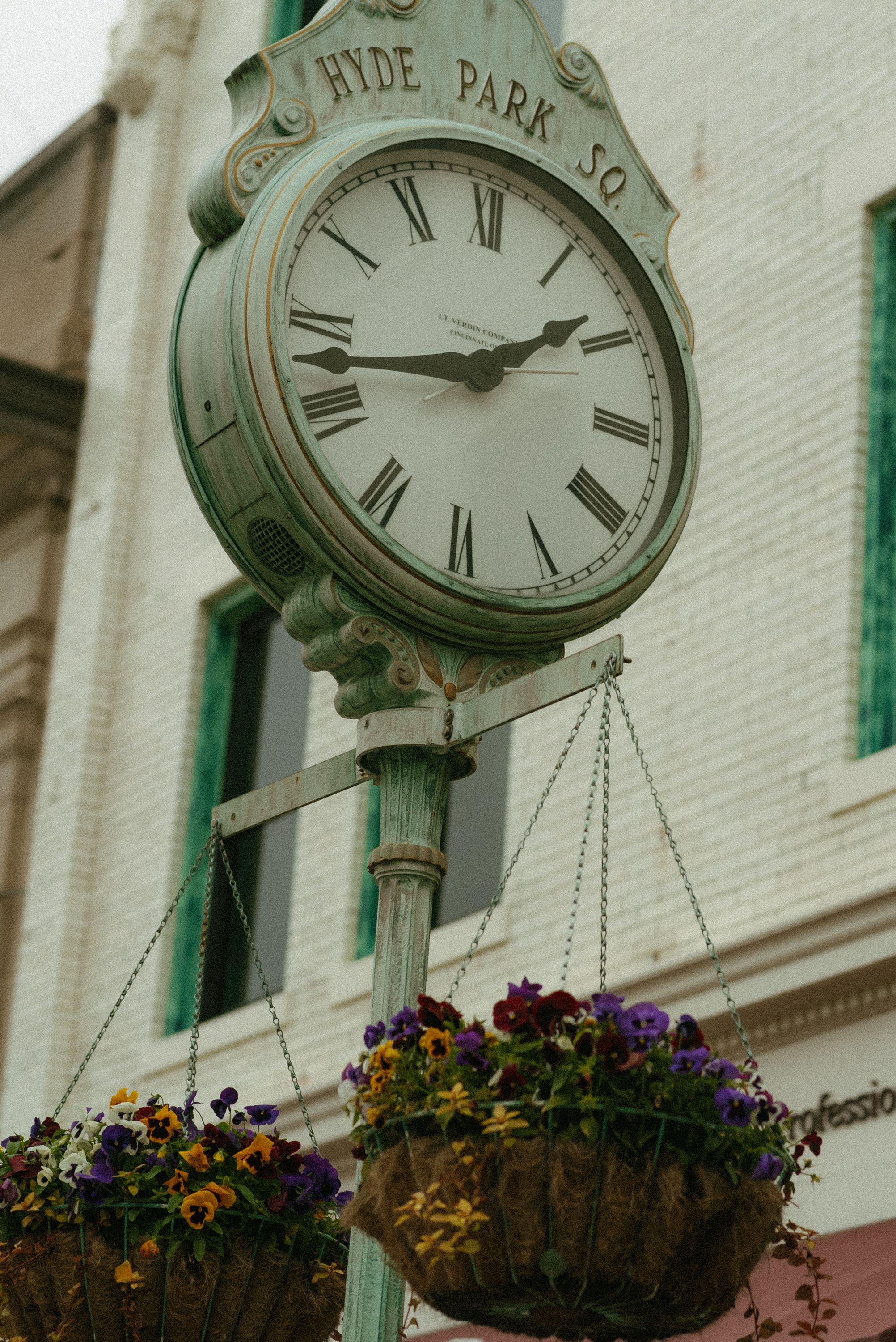 Historic Clock at Hyde Park Square in Cincinnati · Free Stock Photo