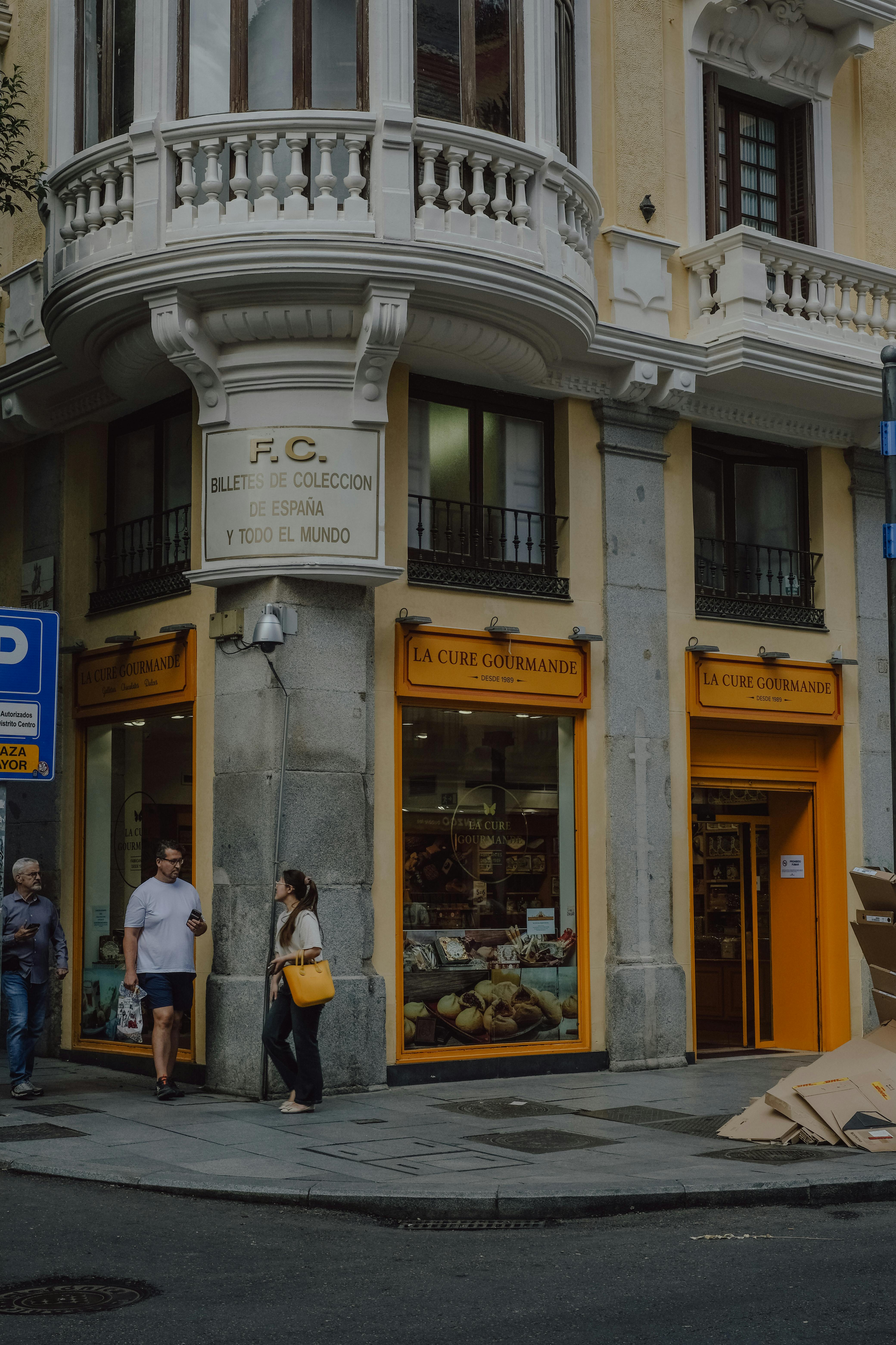 Charming Street Corner Bakery in Urban Setting · Free Stock Photo