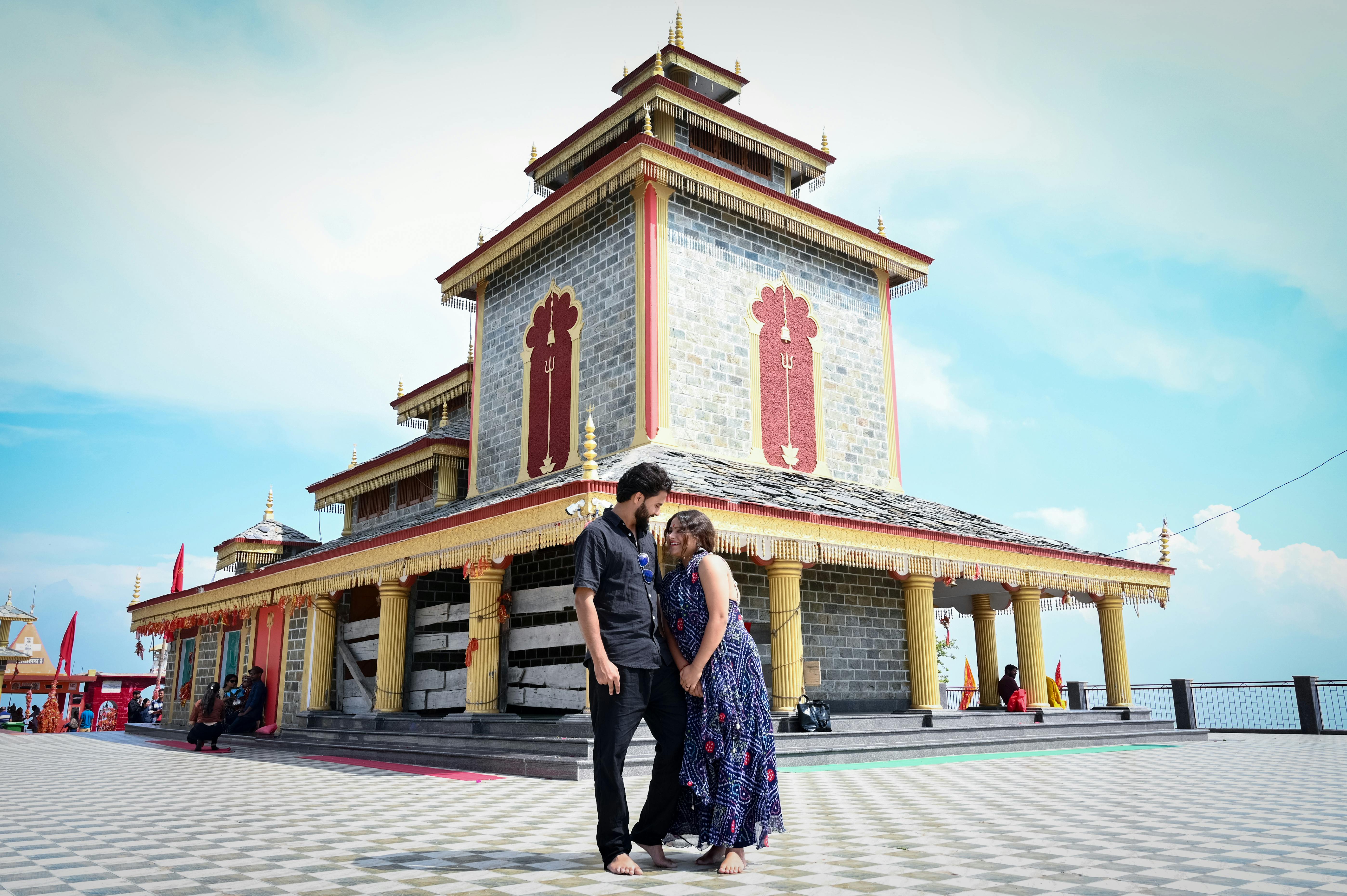 Couple Embracing at Hindu Temple in India · Free Stock Photo