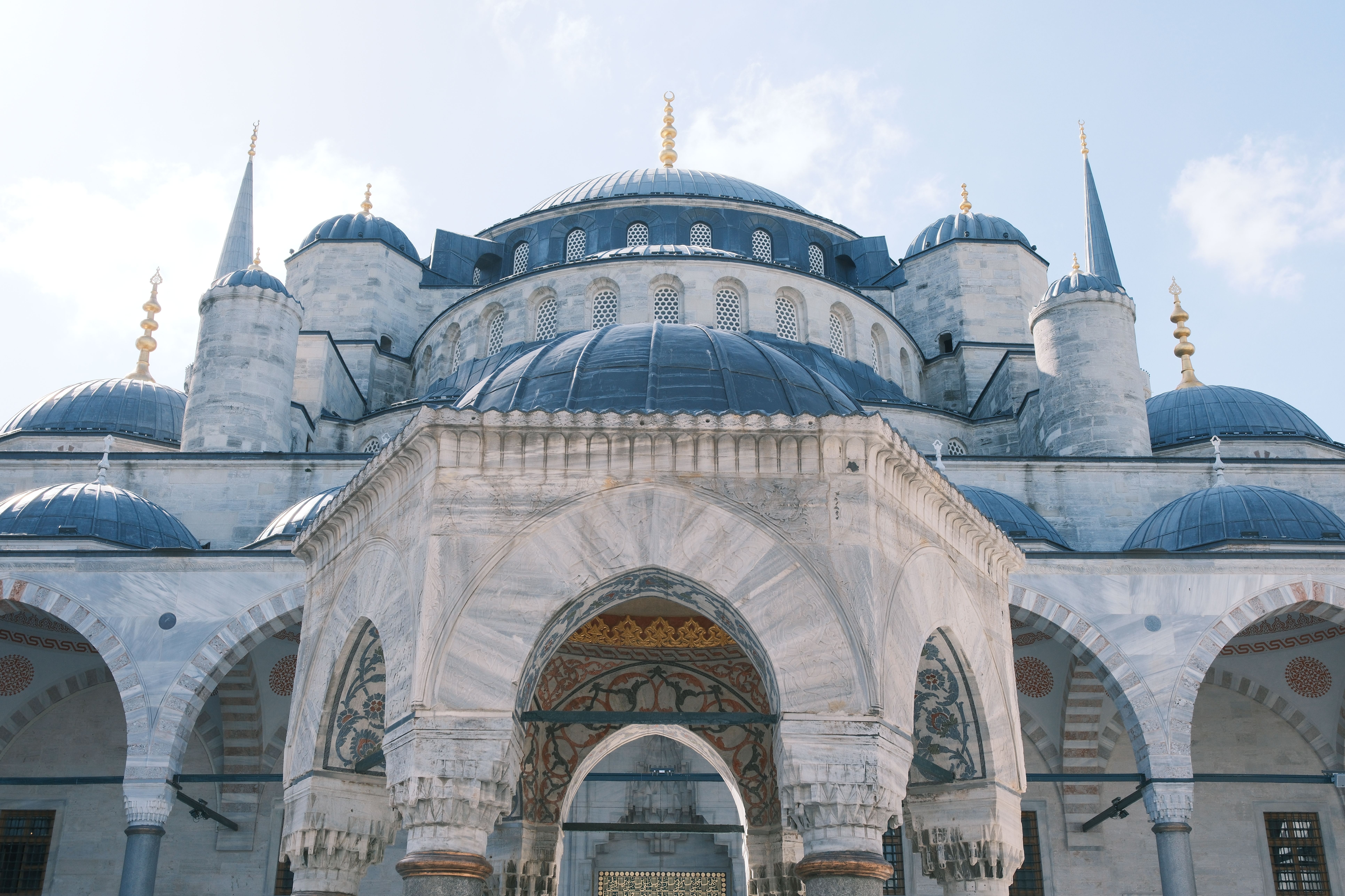 Front View of the Iconic Blue Mosque in Istanbul · Free Stock Photo