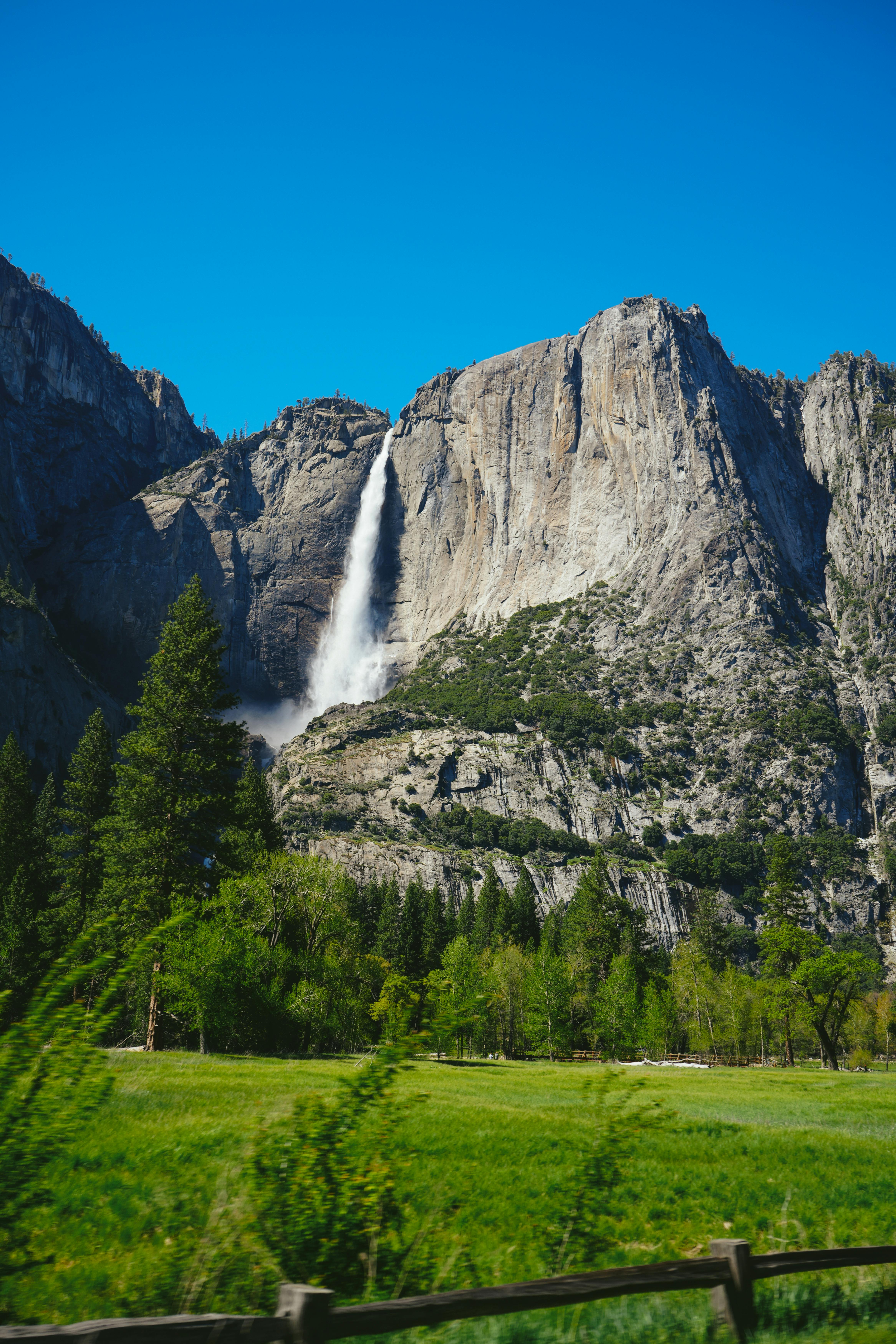 Majestic Yosemite National Park Waterfall · Free Stock Photo