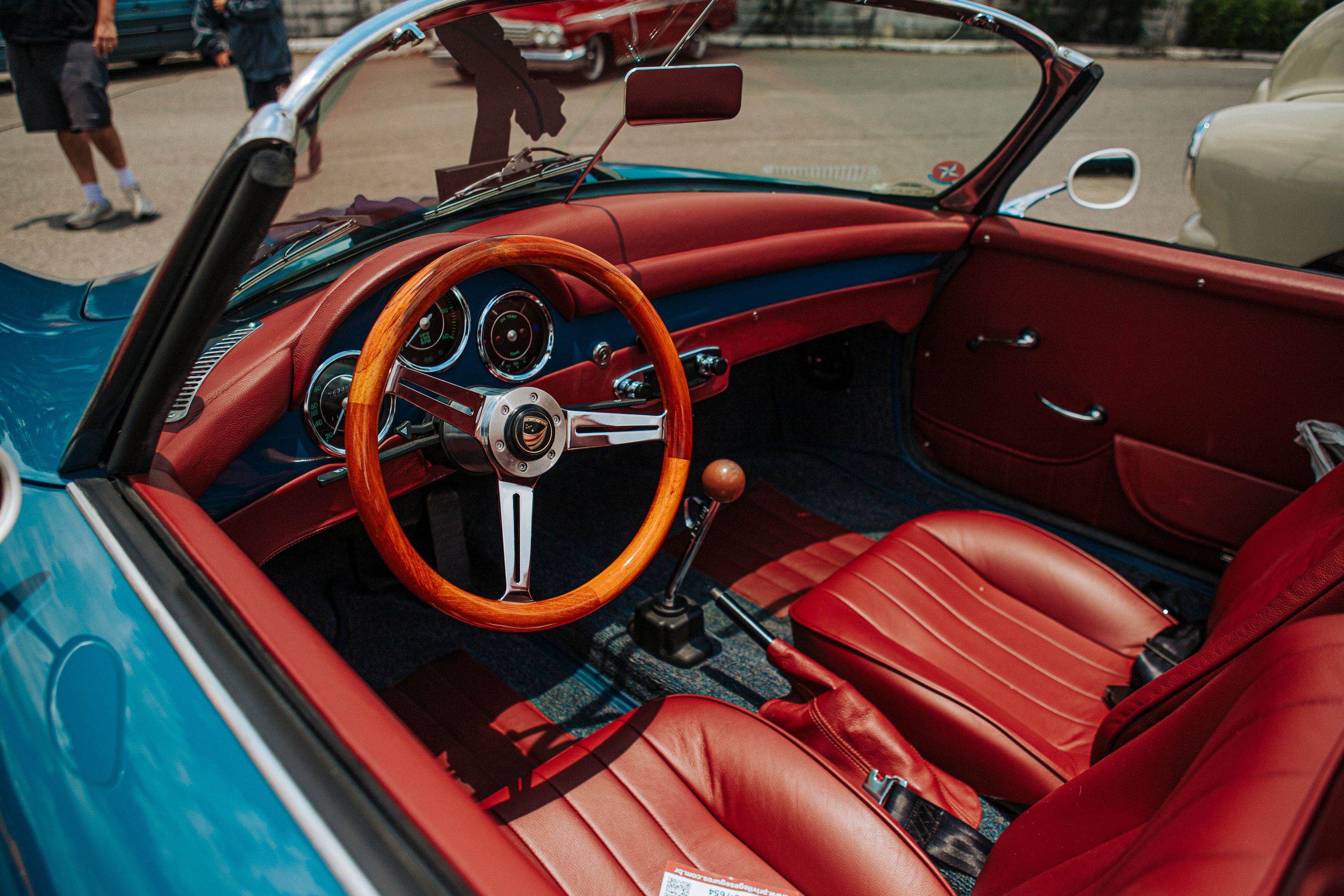 Interior De Un Coche Descapotable Clásico Con Detalles De Lujo · Foto ...