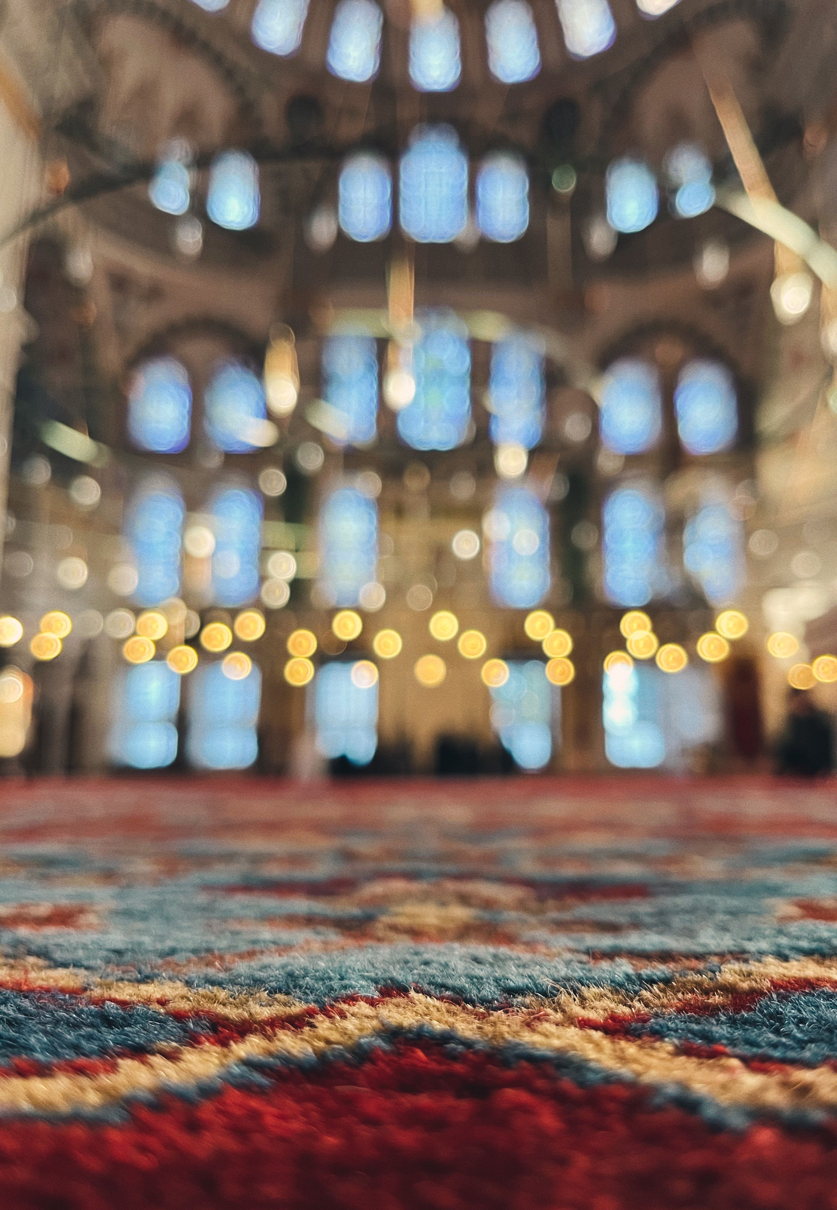 Intricate Interior of Ottoman Mosque with Bokeh Lights · Free Stock Photo