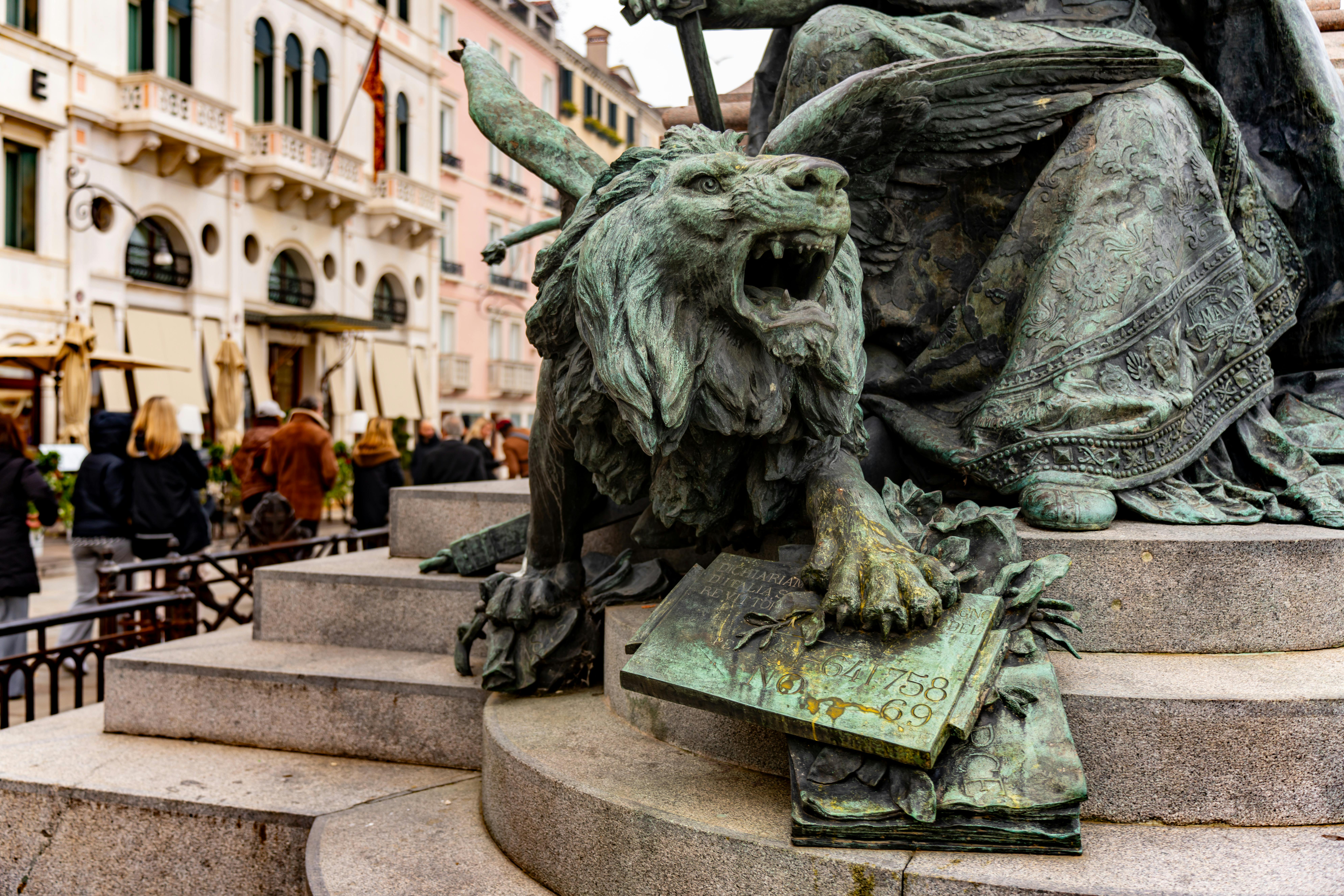 Lion Victor Photos, Download The BEST Free Lion Victor Stock Photos ...