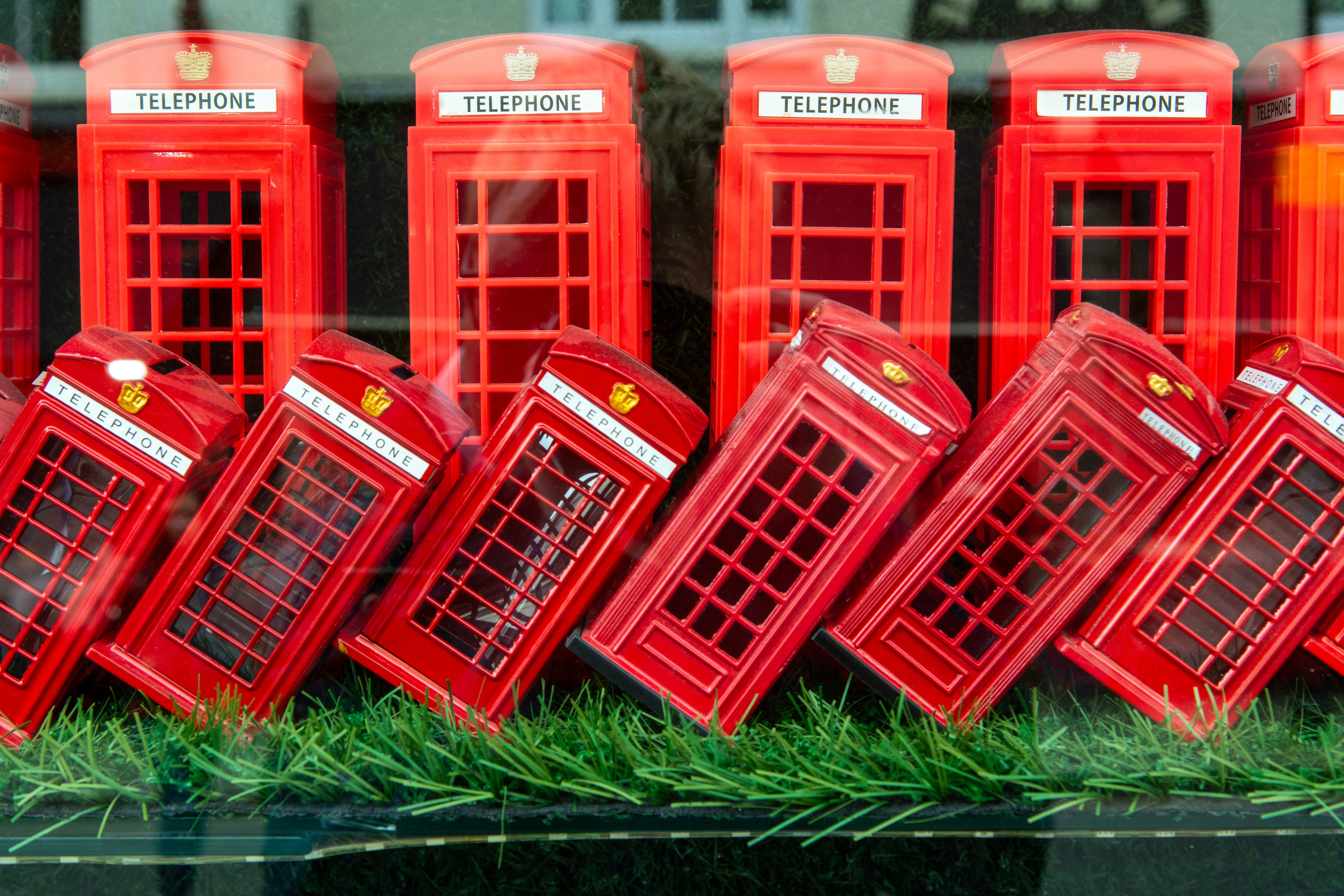 Shallow Focus Photo Of Red Rotary Telephone · Free Stock Photo