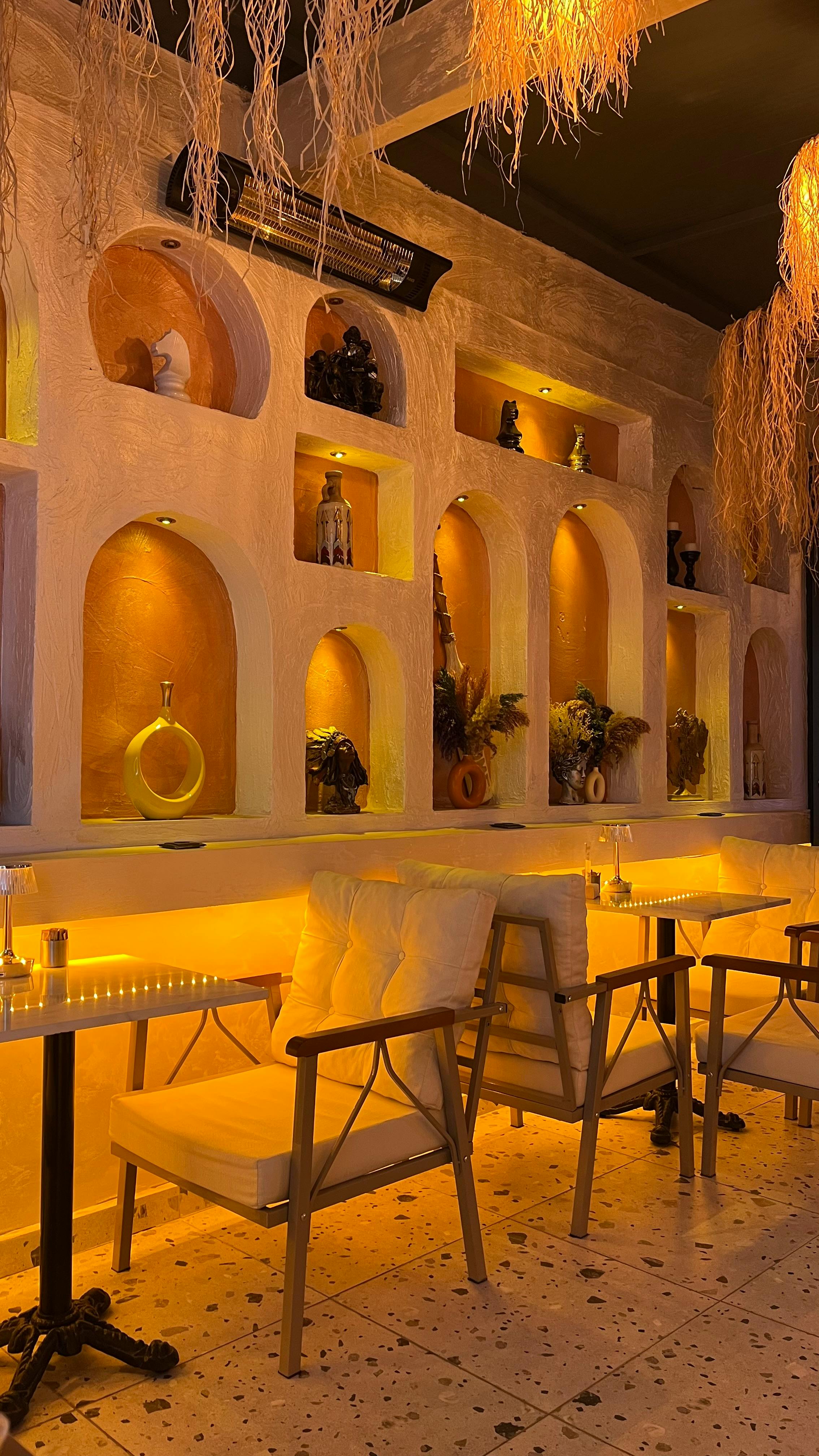 Cozy Ambient Indoor Restaurant Setting · Free Stock Photo