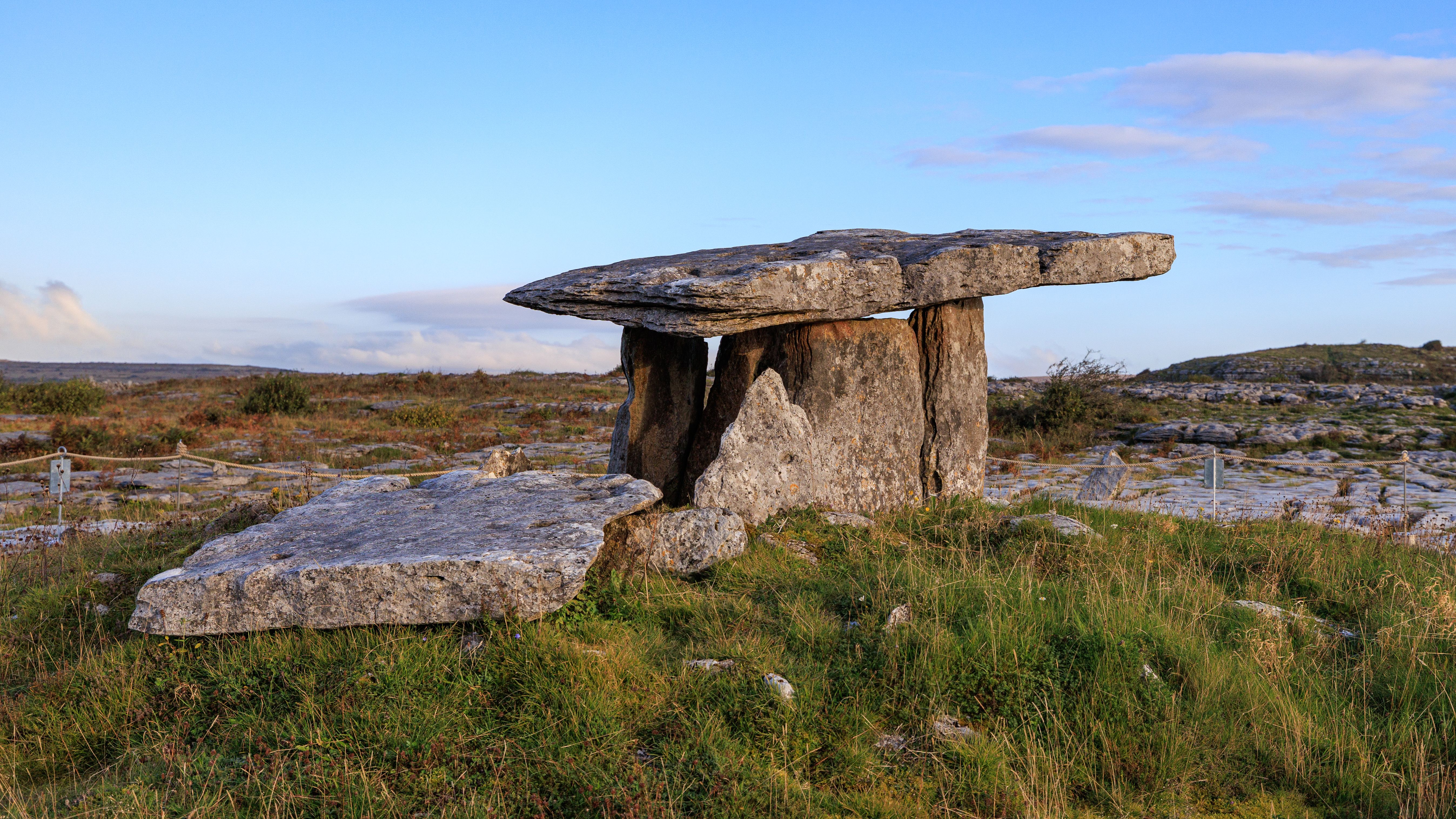 Poulnabrone Dolmen in County Clare, Ireland · Free Stock Photo