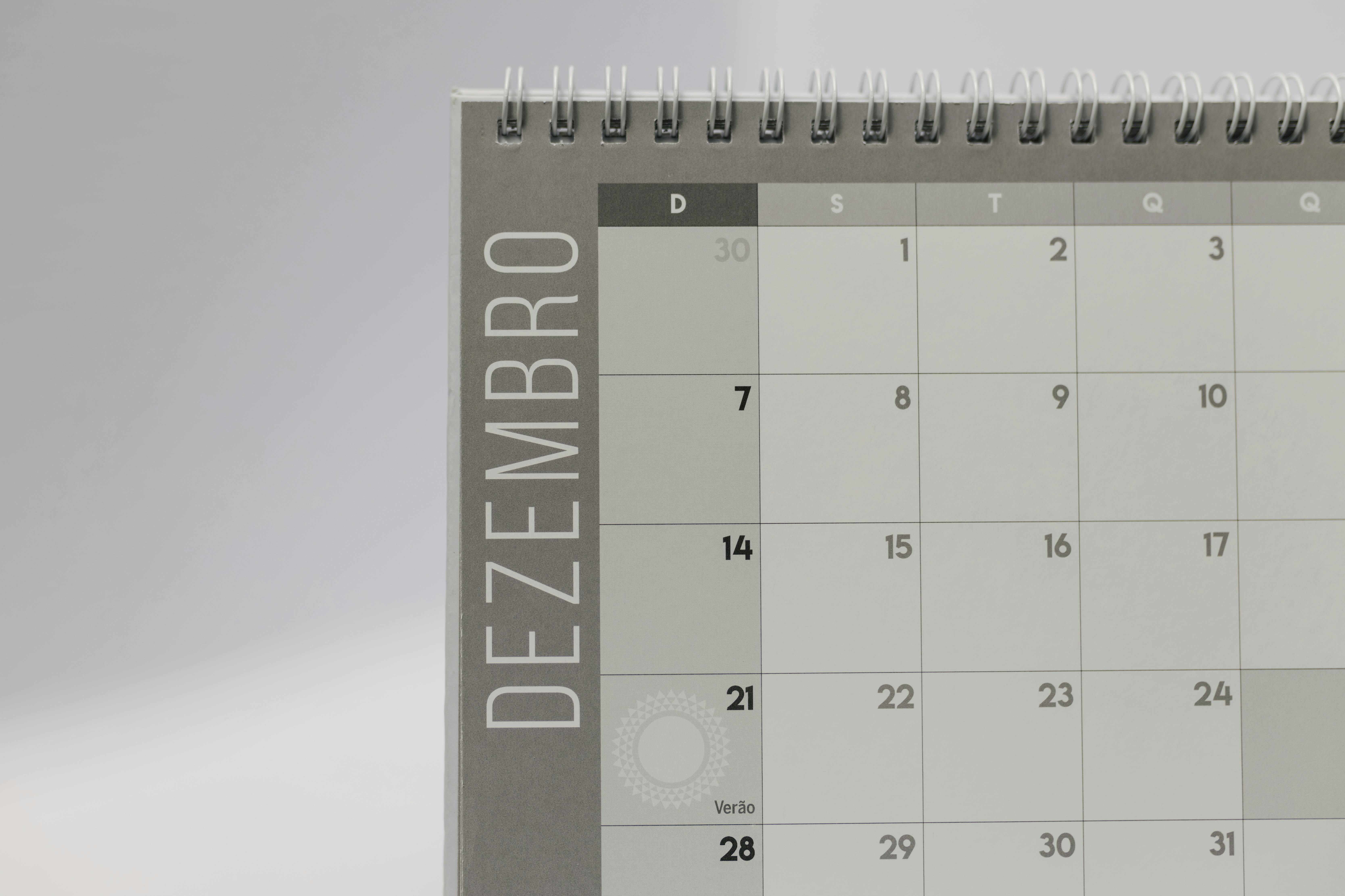 Halaman Kalender Desember Minimalis · Foto Stok Gratis