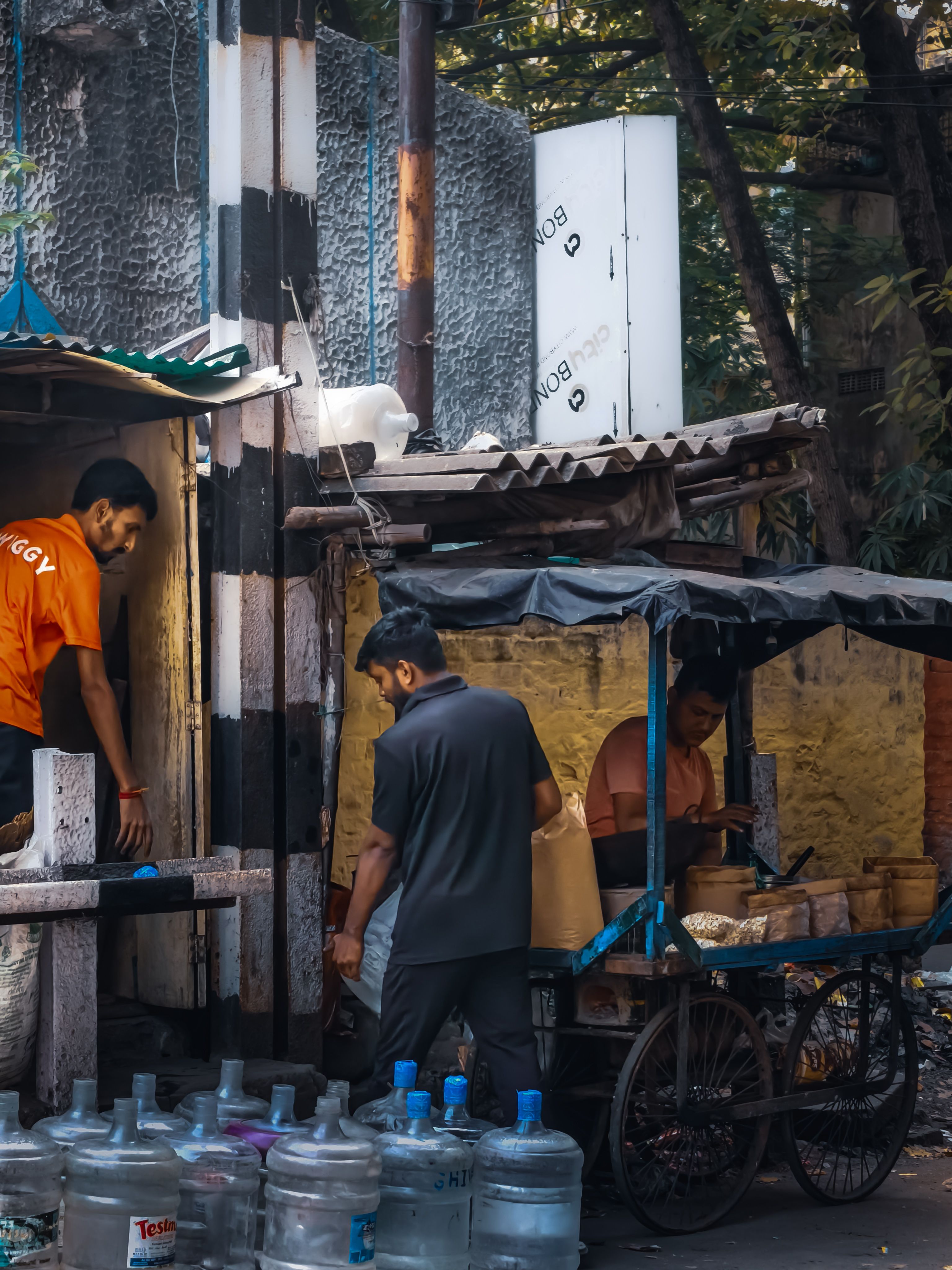 Bustling Street Market Scene with Vendors · Free Stock Photo
