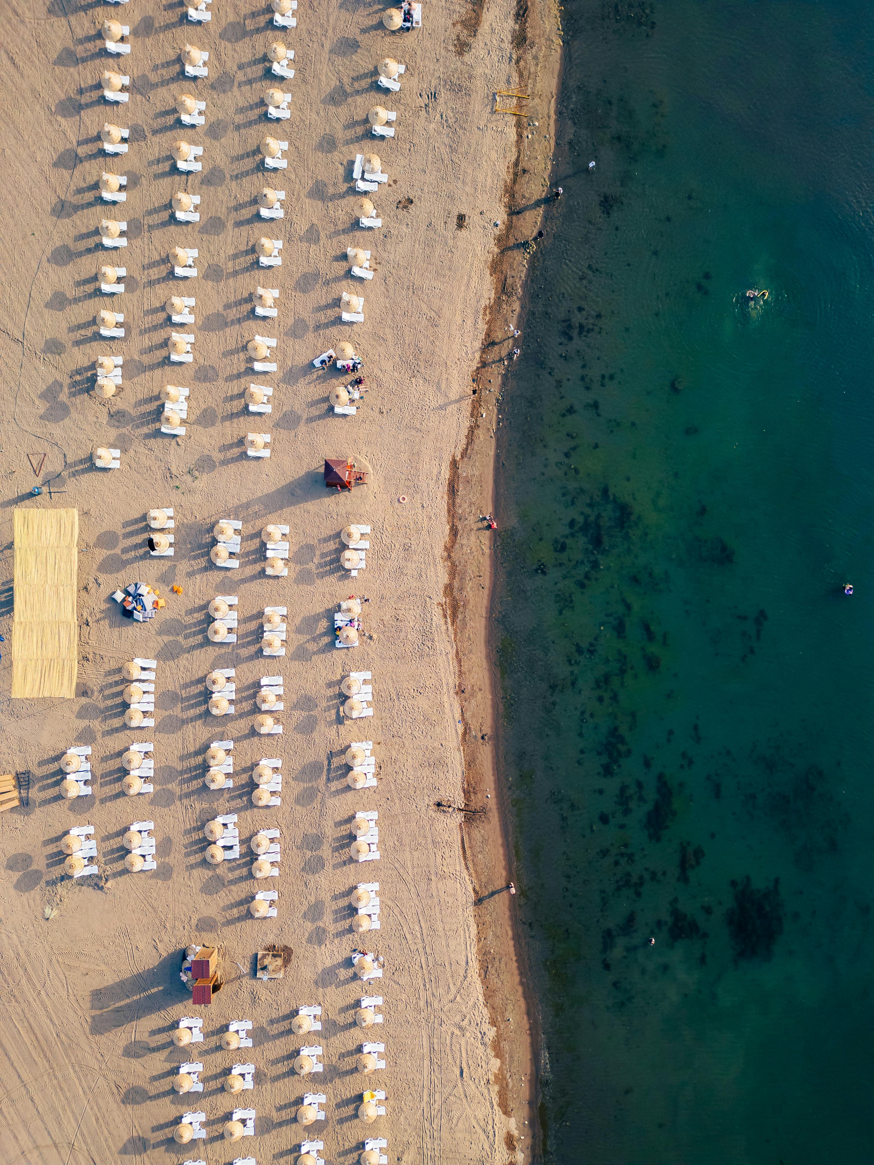 Aerial View of Sandy Beach in Ordu, Türkiye · Free Stock Photo