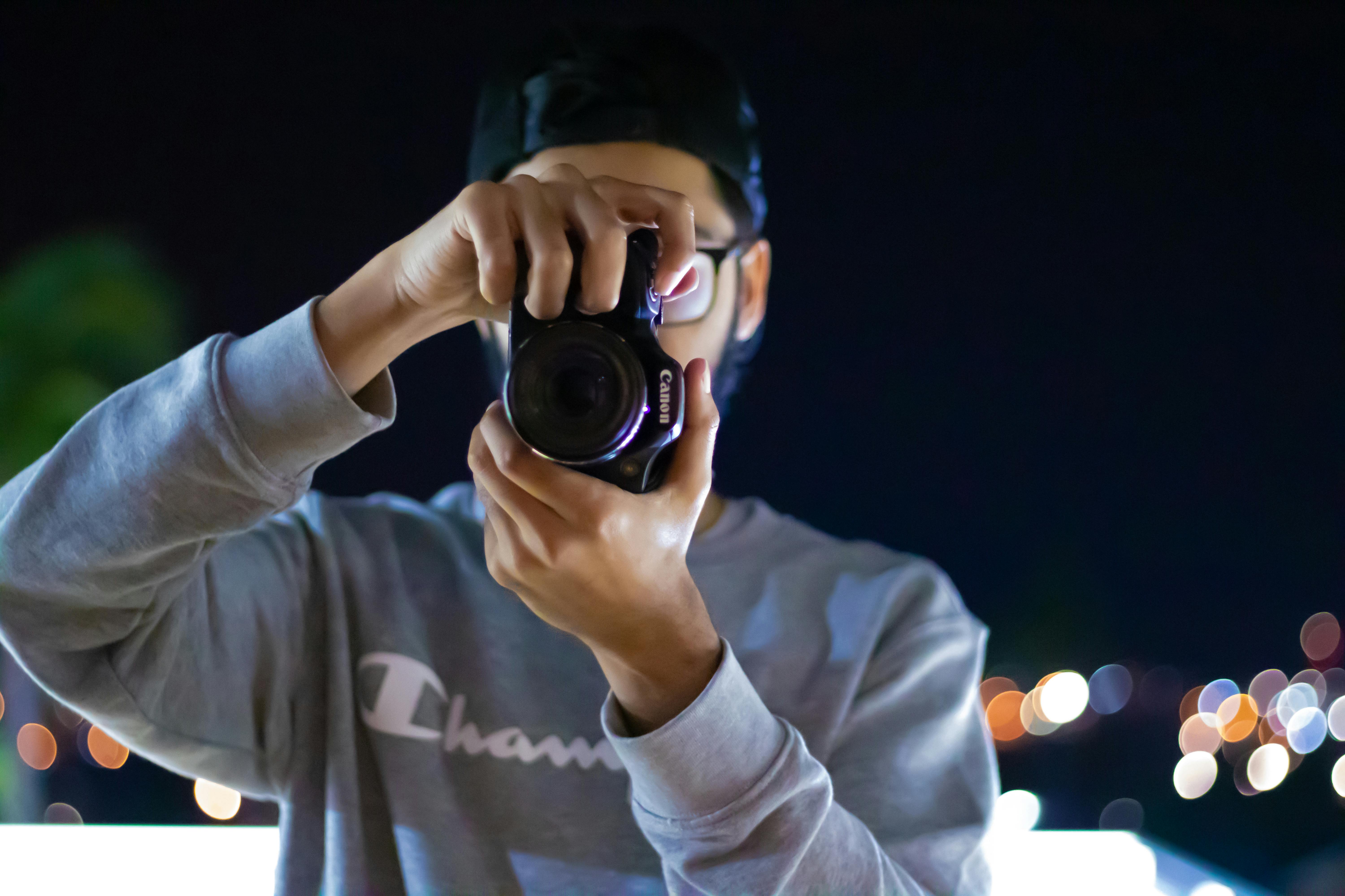 1000+ Amazing Camera Man Photos · Pexels · Free Stock Photos