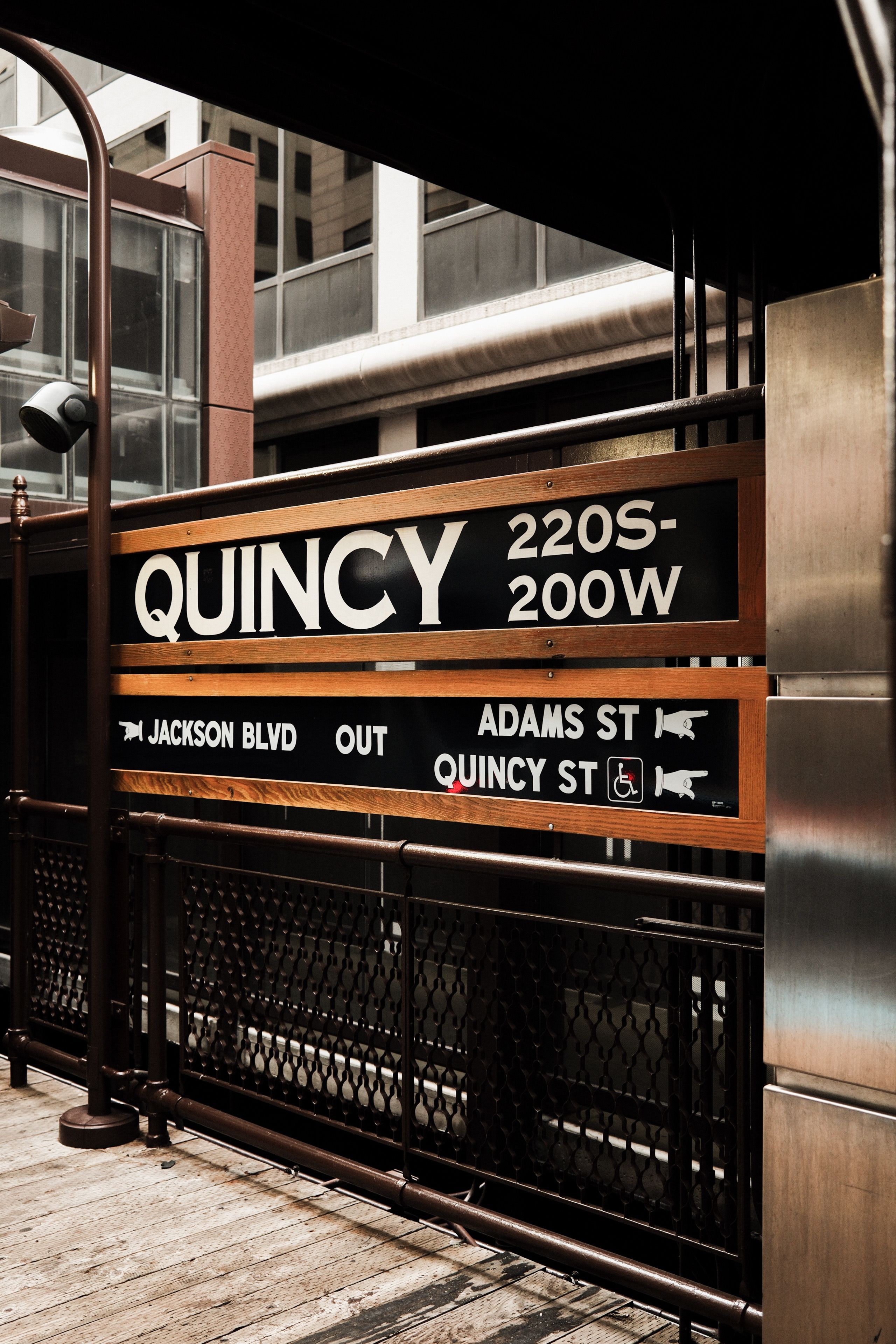 Quincy Subway Station in Chicago - Urban Transit Scene · Free Stock Photo