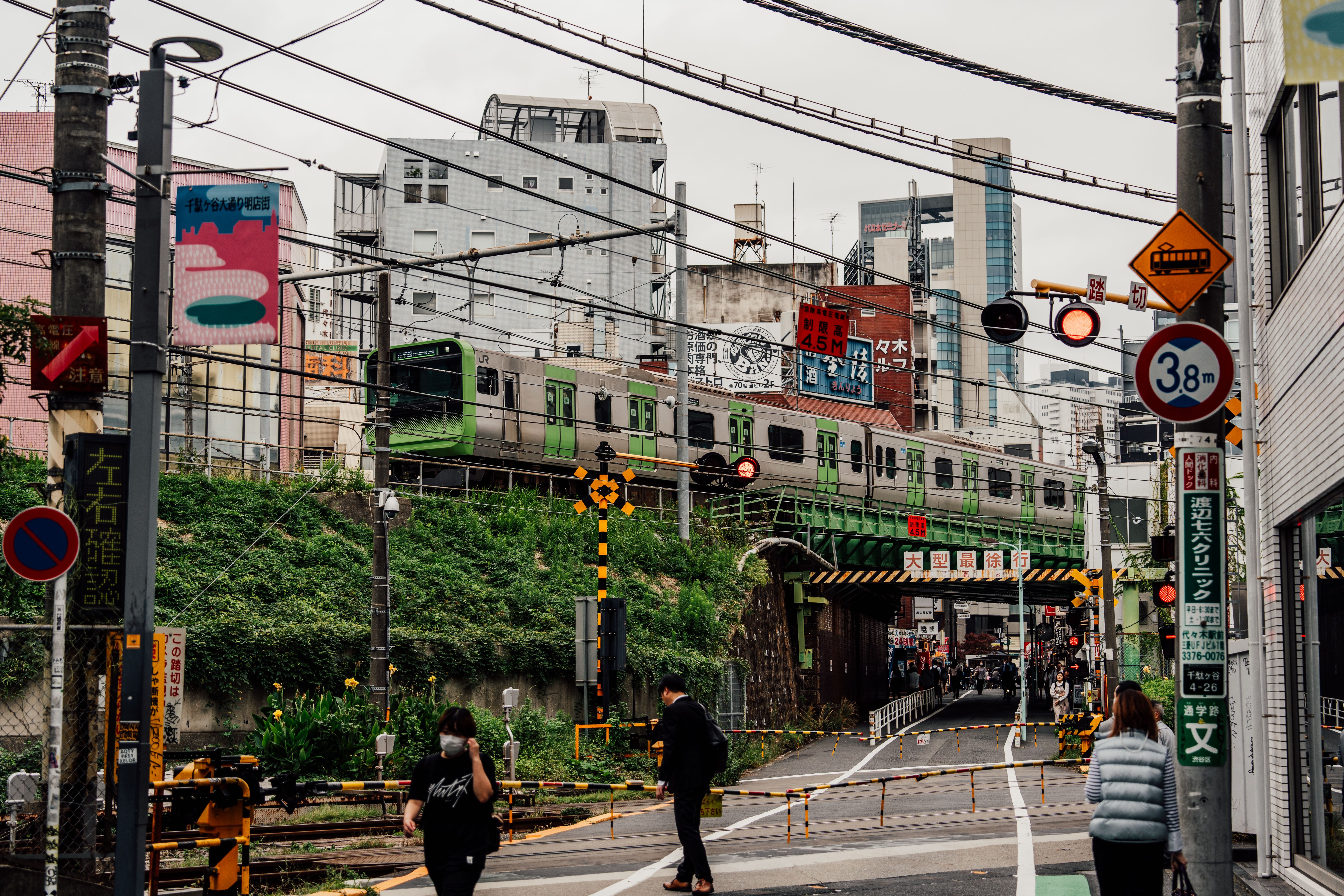 Urban Scene with Train in Downtown Tokyo, Japan · Free Stock Photo