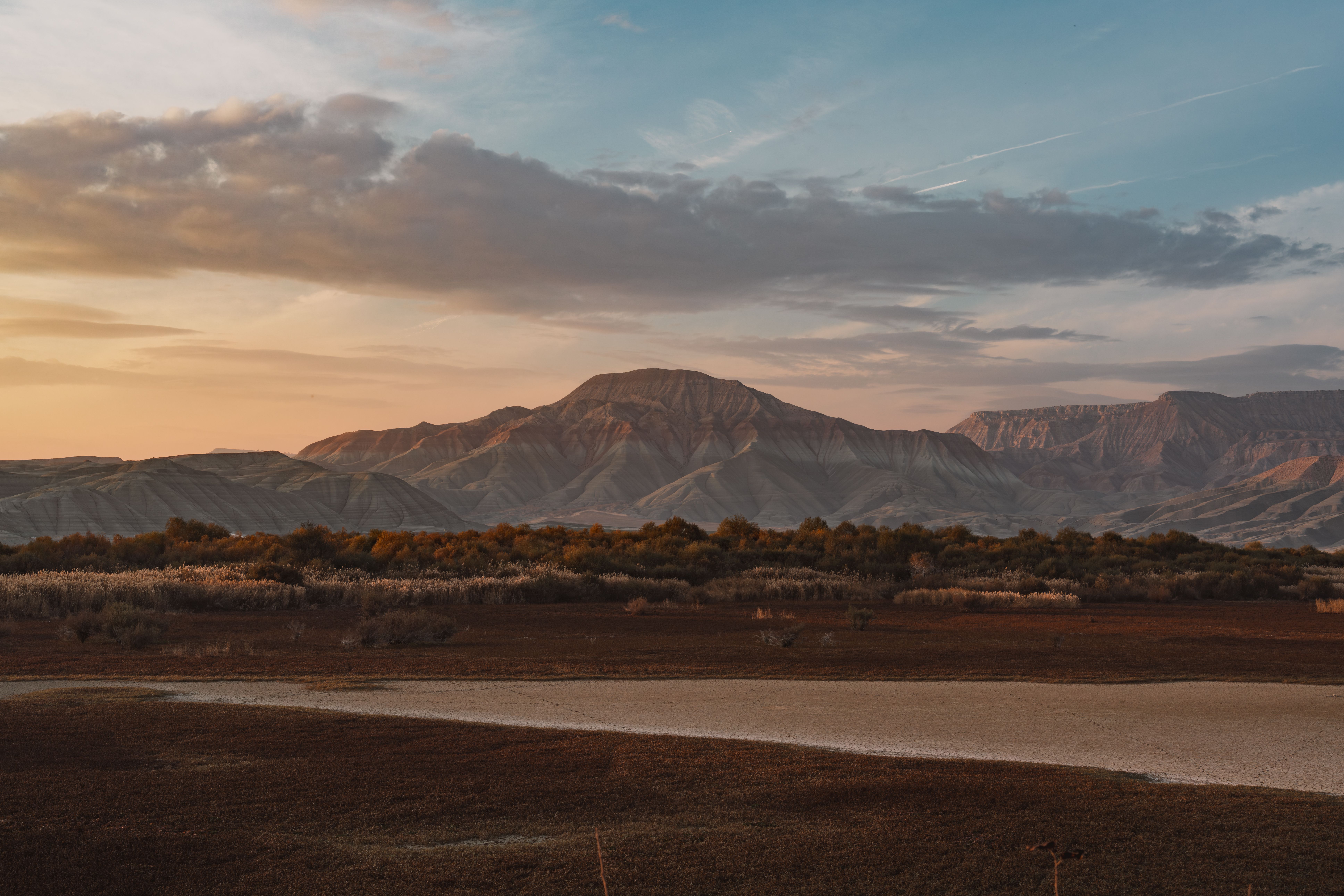 Serene Sunset Over Mountains in Ankara, Türkiye · Free Stock Photo