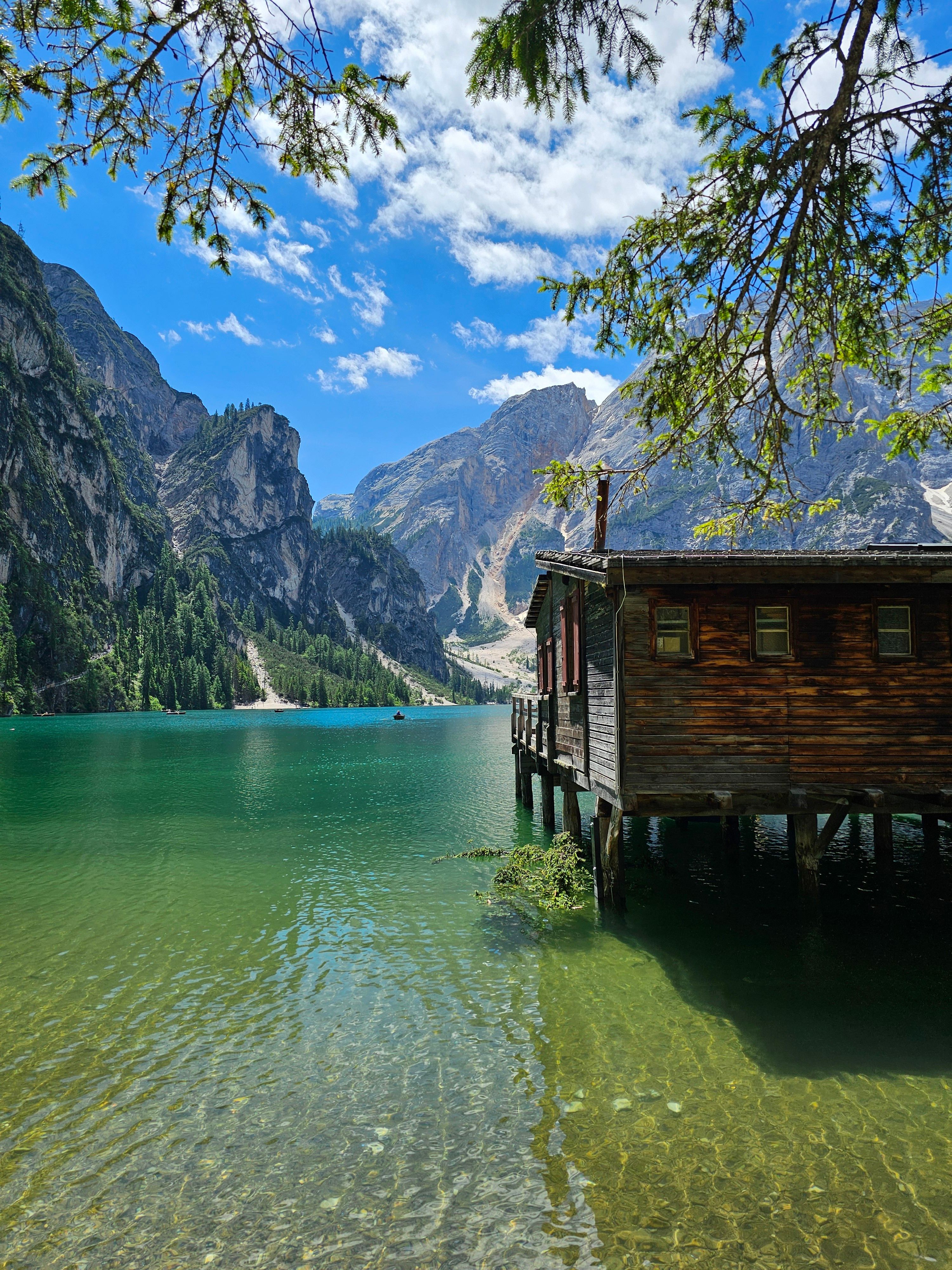 Scenic Alpine Lake with Mountain Views · Free Stock Photo