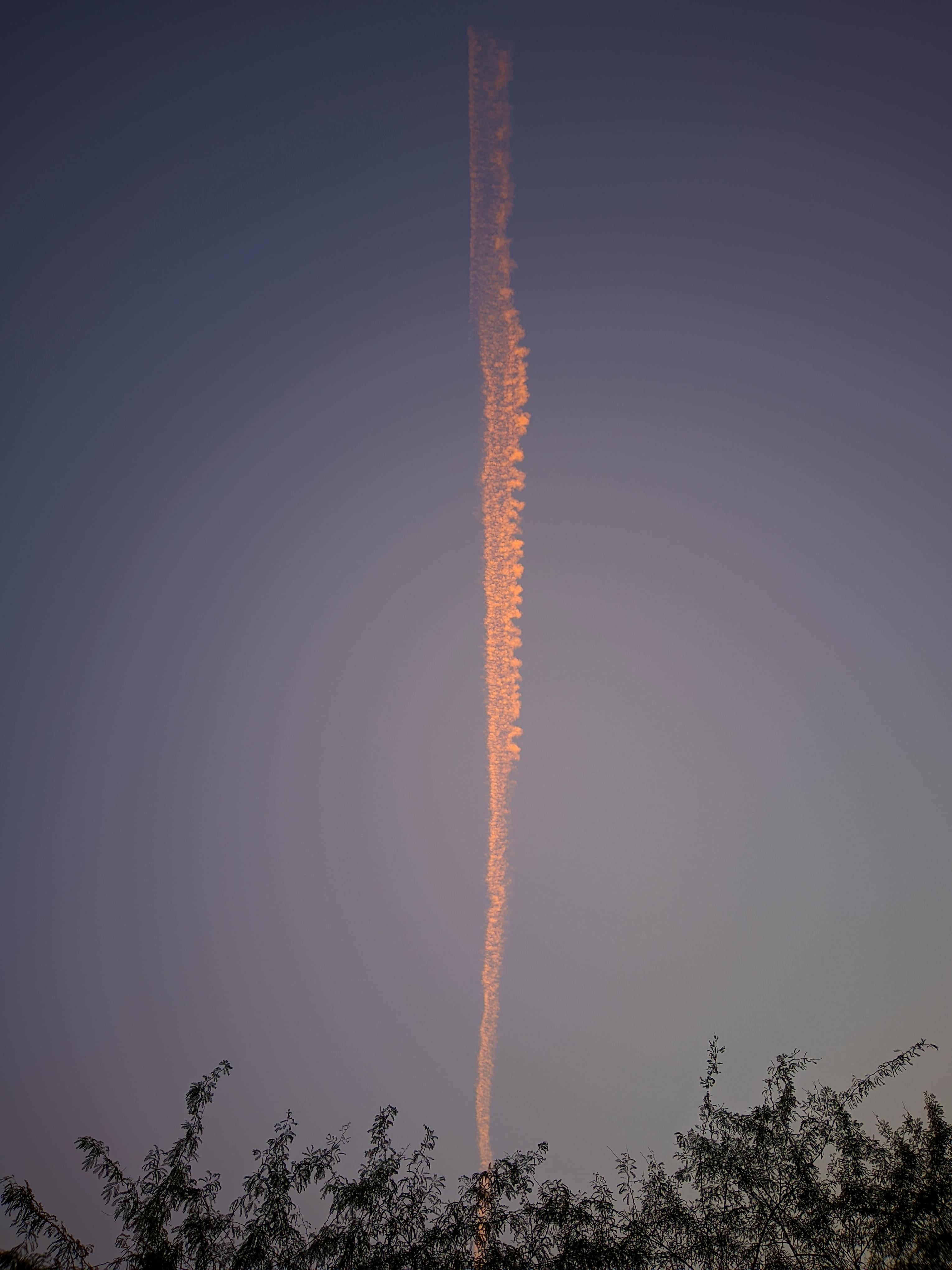 Vertical Contrail Against Evening Sky in India · Free Stock Photo