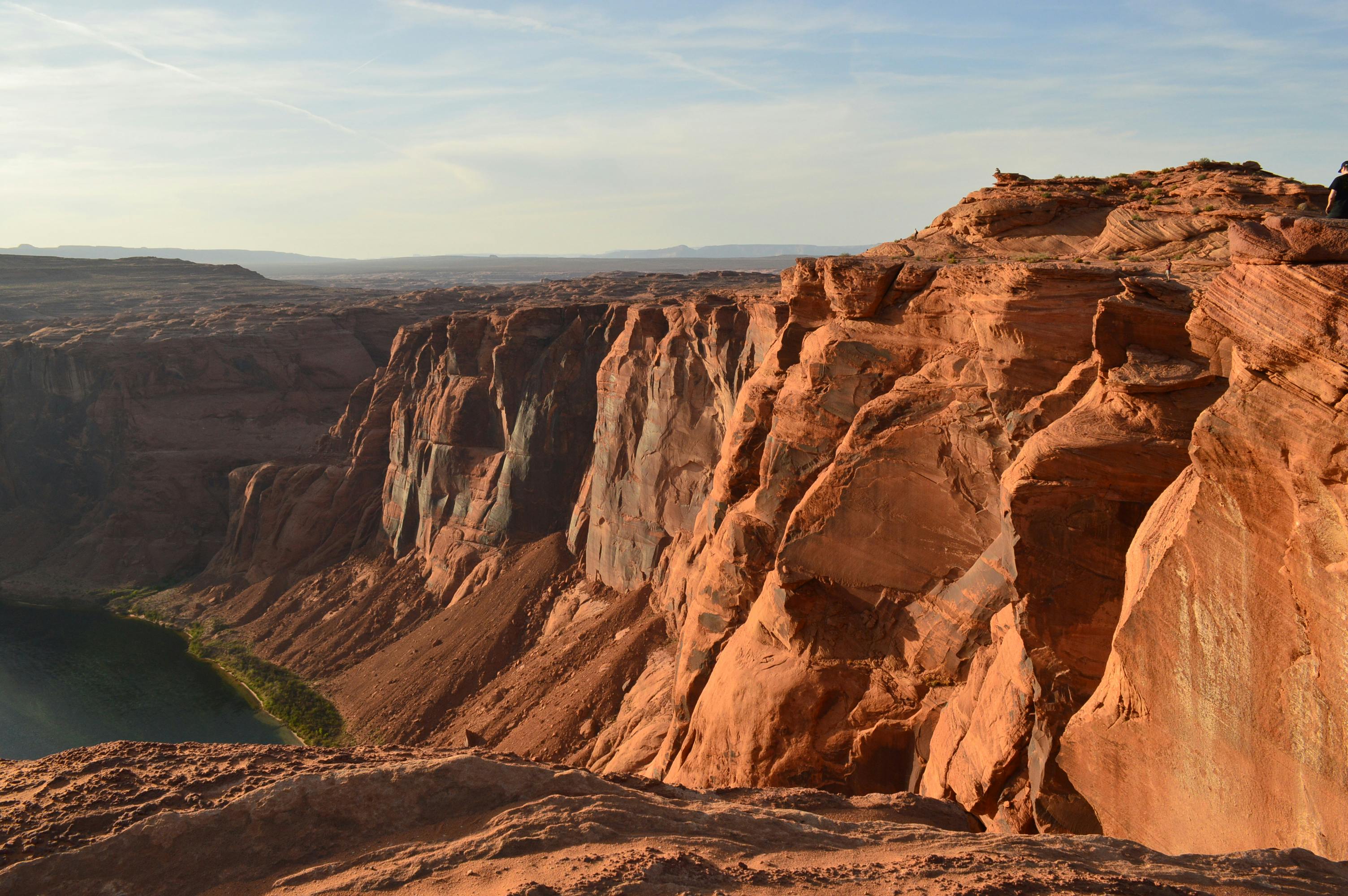 Majestic Red Rock Cliffs in Desert Landscape · Free Stock Photo