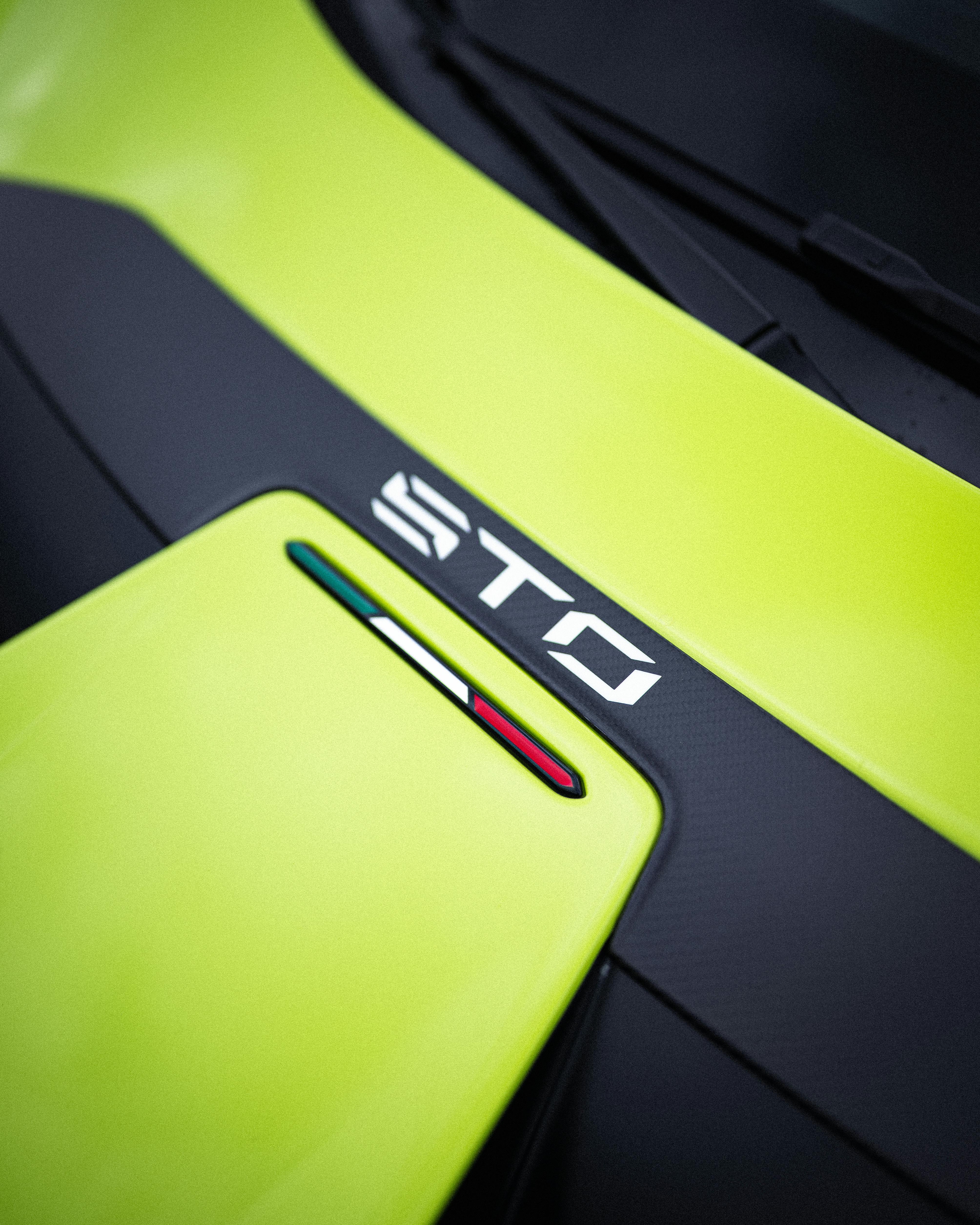 Vibrant Lamborghini Huracan STO Front Detail · Free Stock Photo