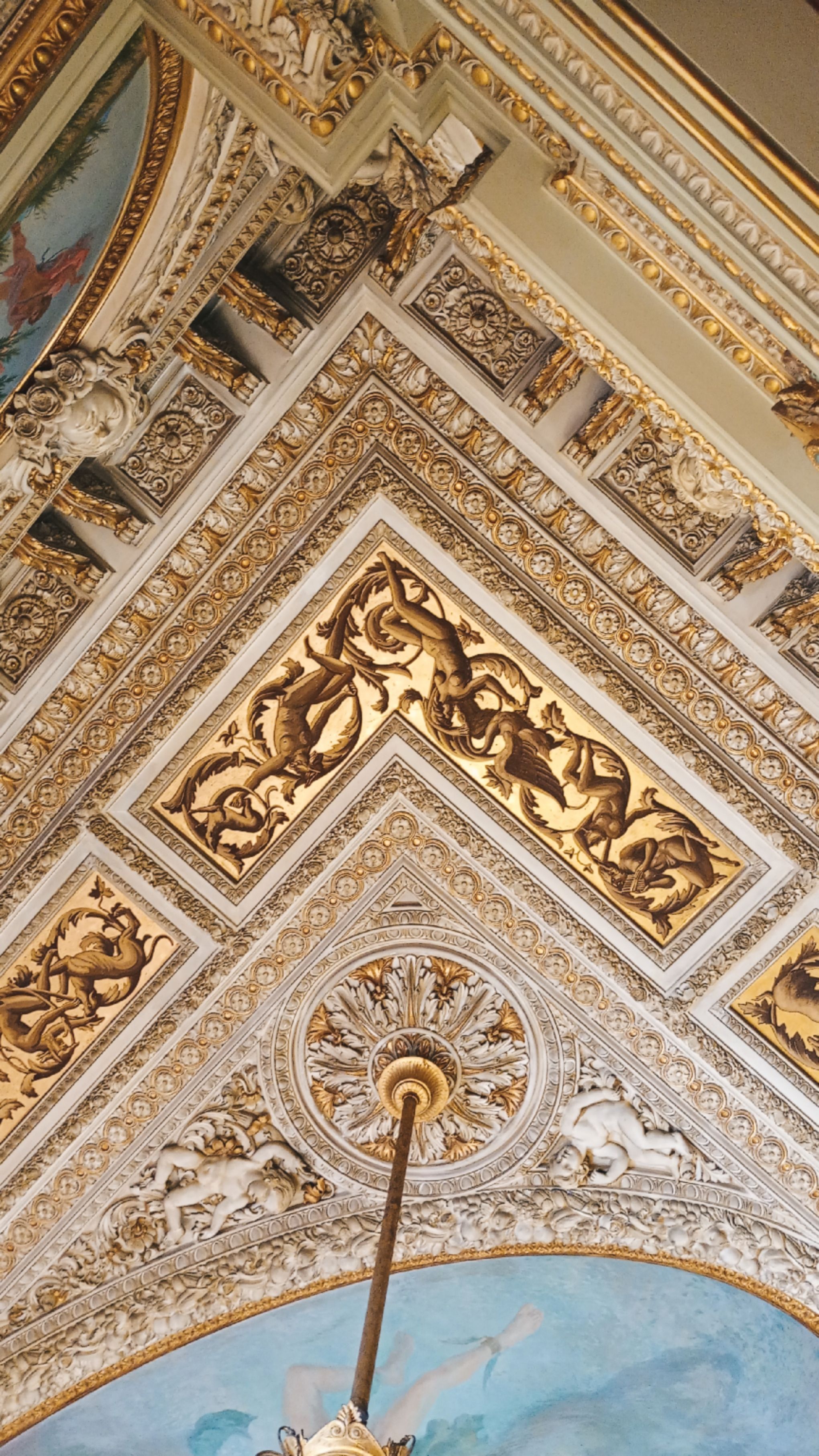 Ornate Golden Architectural Ceiling Detail · Free Stock Photo