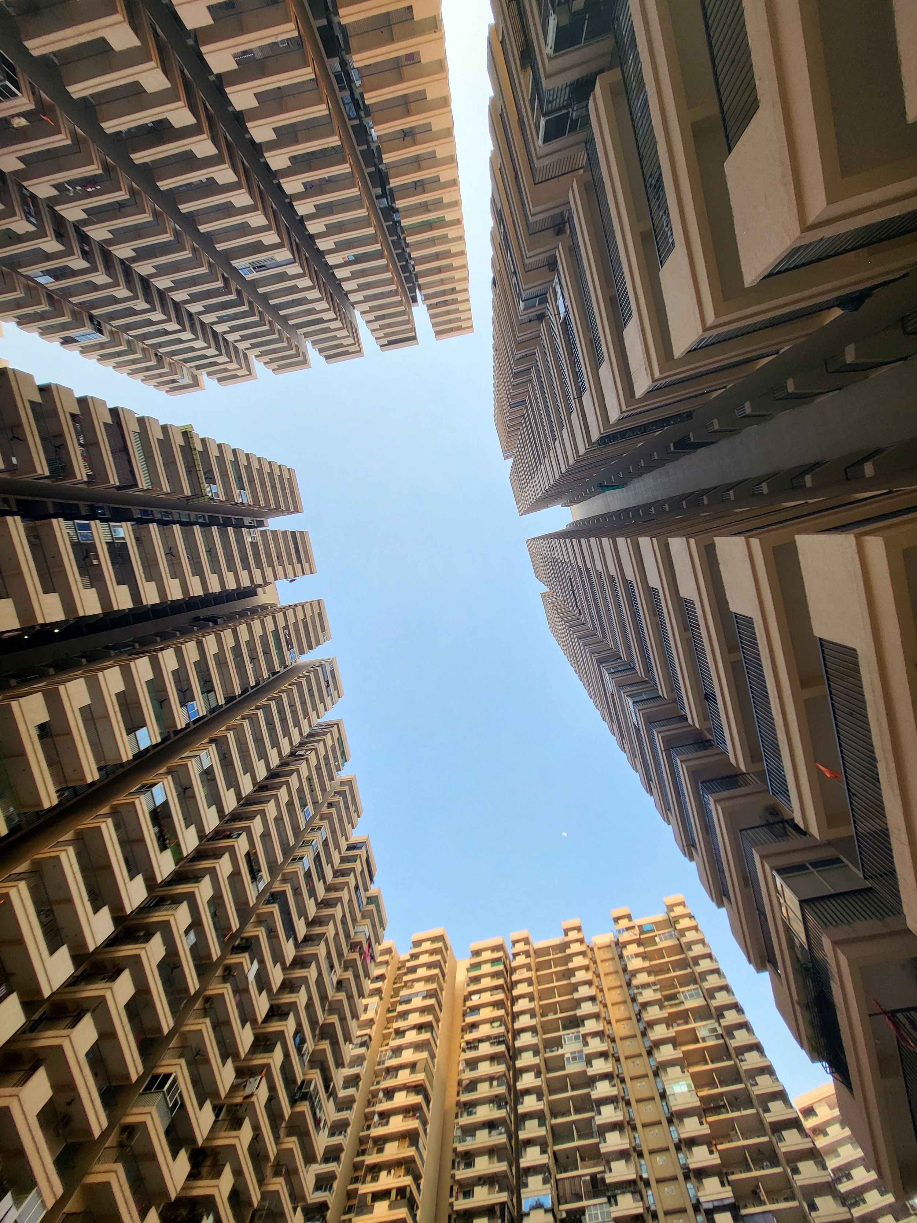 Upward View of Tall Modern Buildings · Free Stock Photo