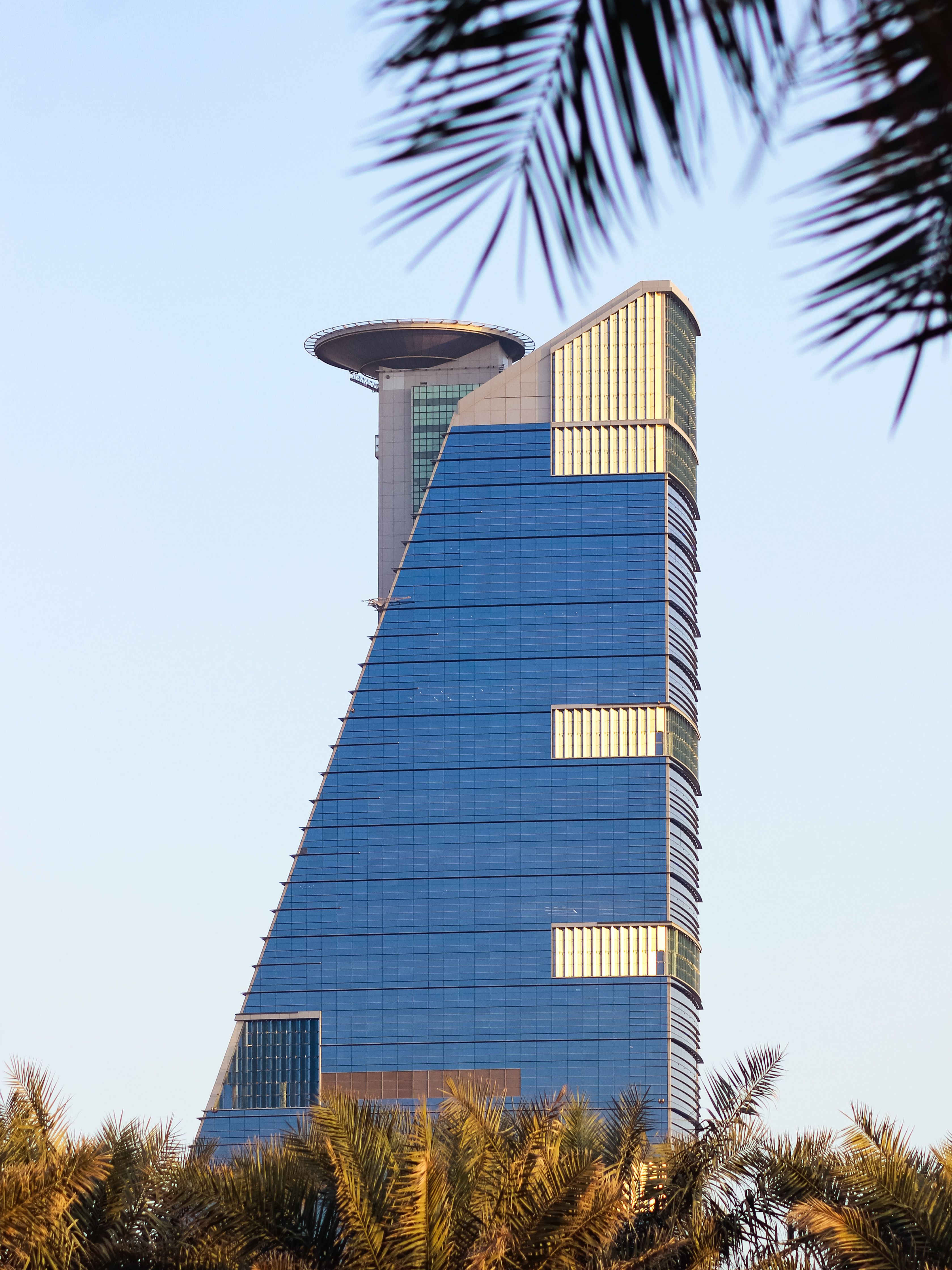 Iconic Modern Skyscraper in Jeddah, Saudi Arabia · Free Stock Photo