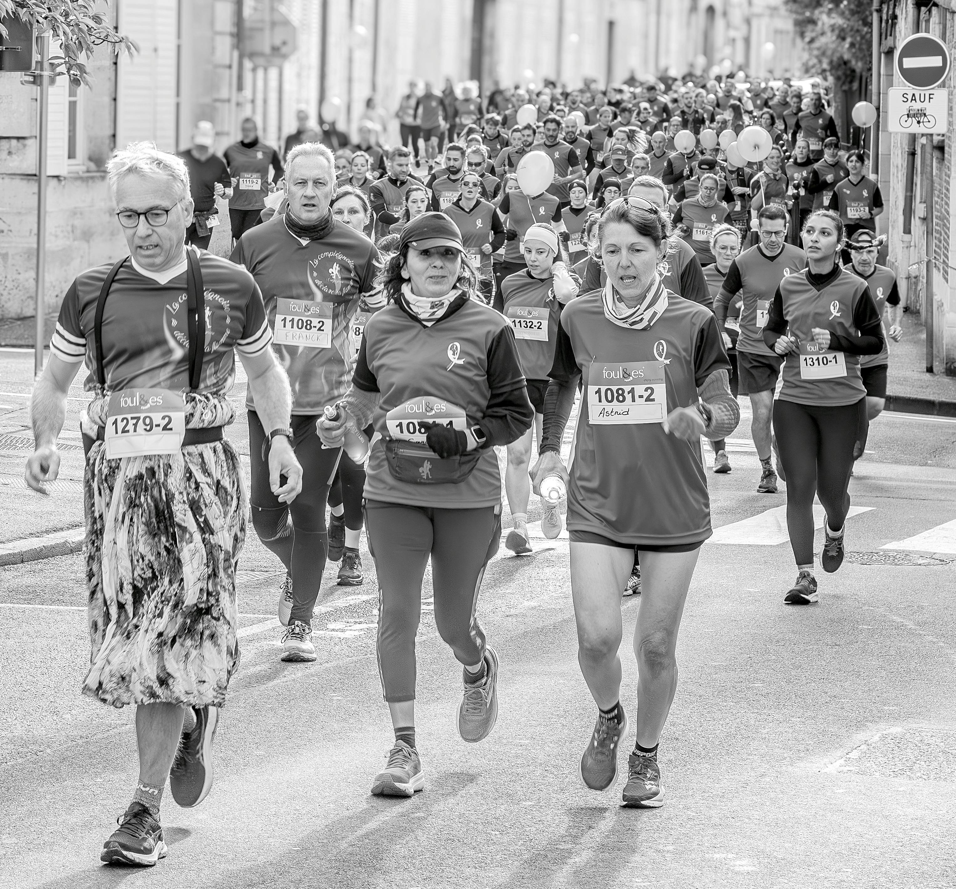 Black and White Street Race Crowd Scene · Free Stock Photo