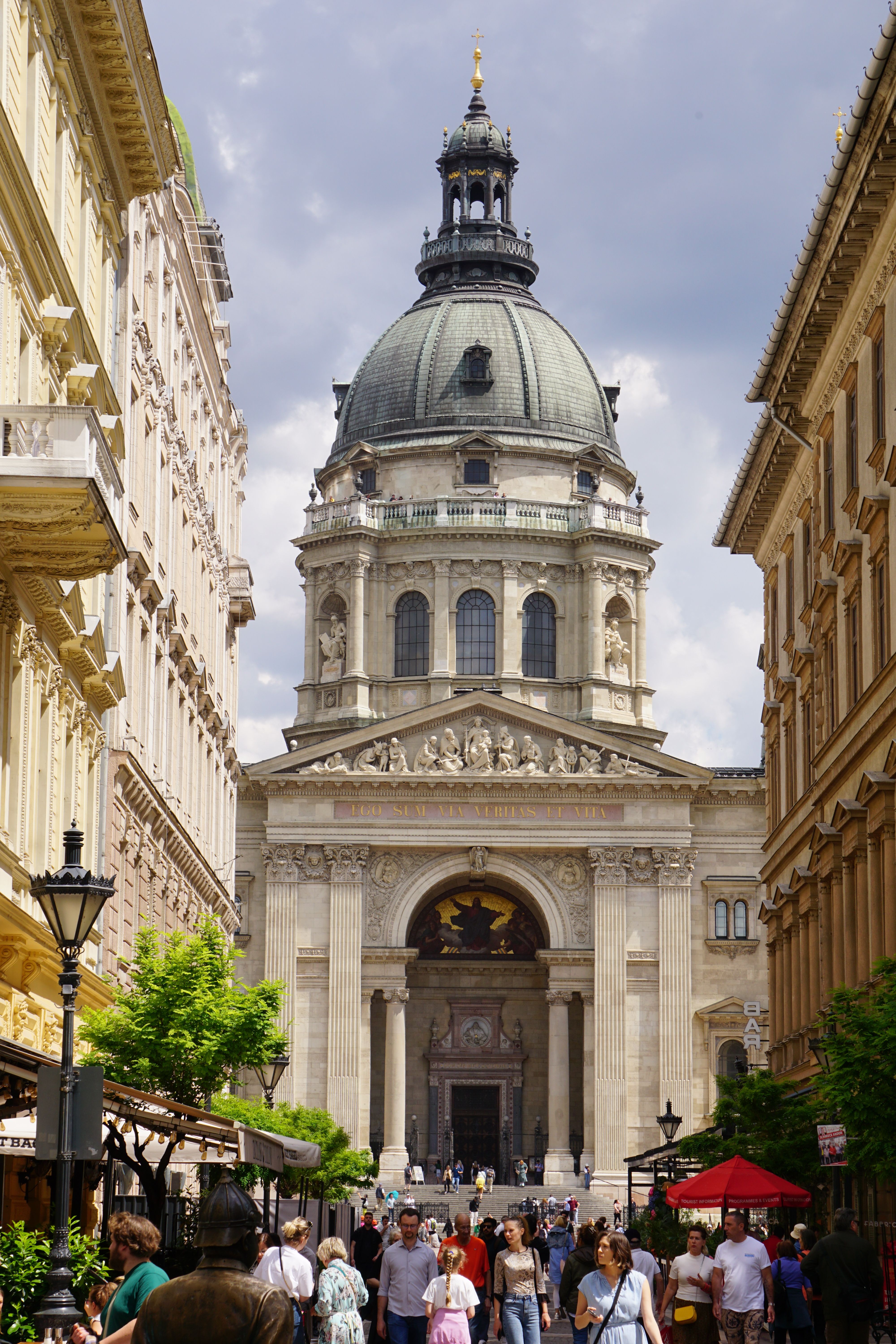 St. Stephen's Basilica in Budapest, Hungary · Free Stock Photo