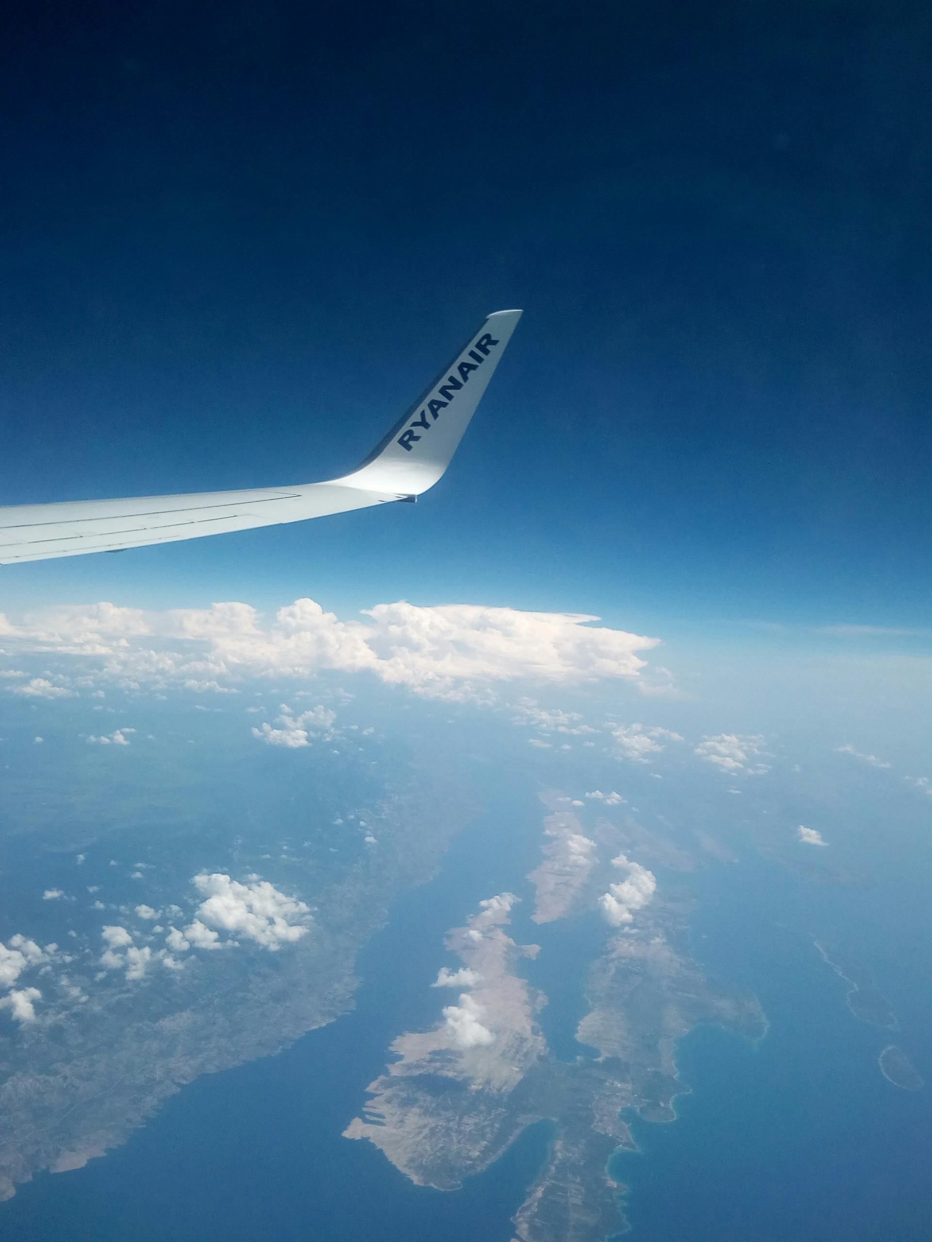 Ryanair Plan Photos, Download The BEST Free Ryanair Plan Stock Photos ...